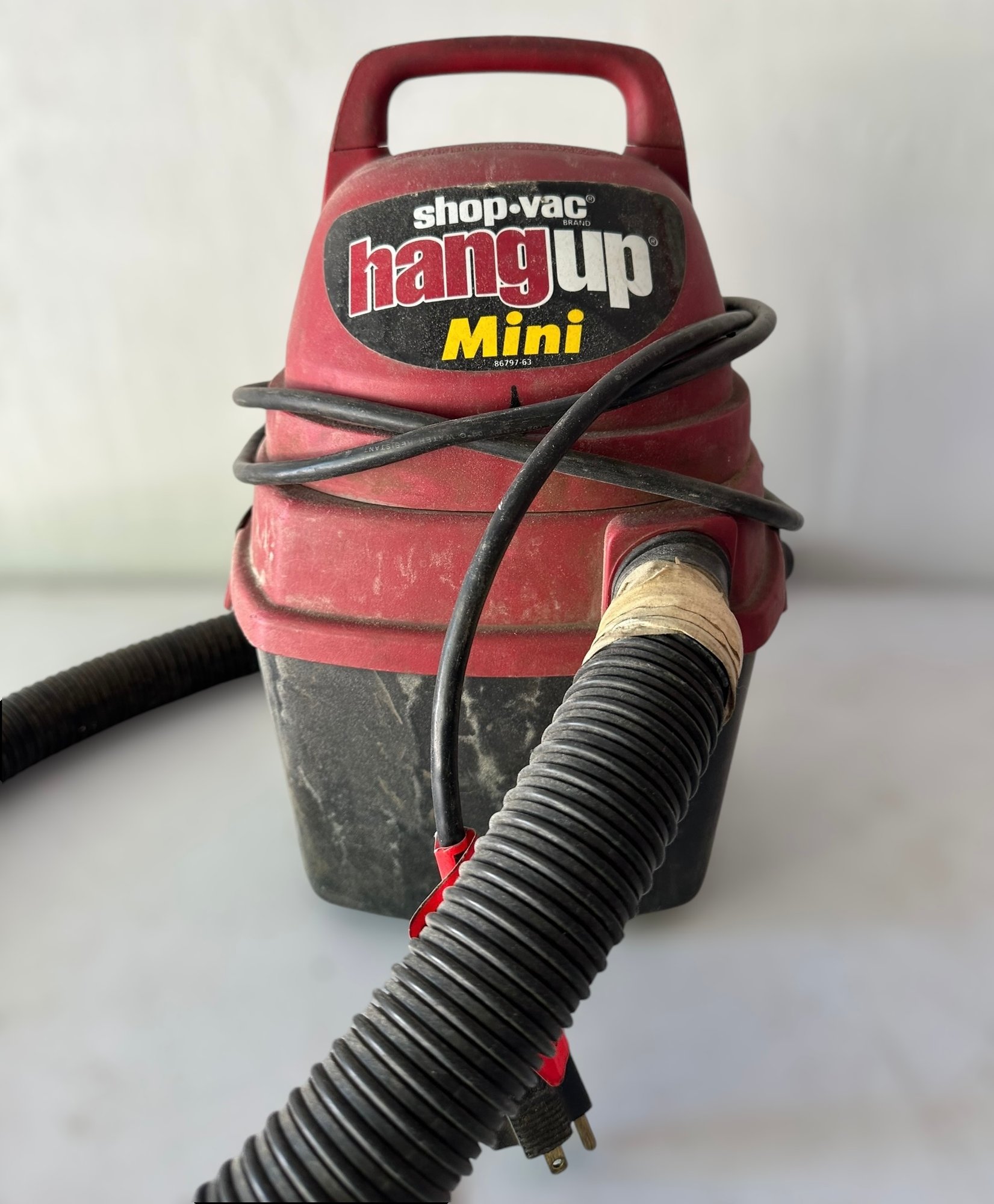 HangUp Mini Wet/dry Shop Vacuum Model 2010A #14548 | Auctionninja.com