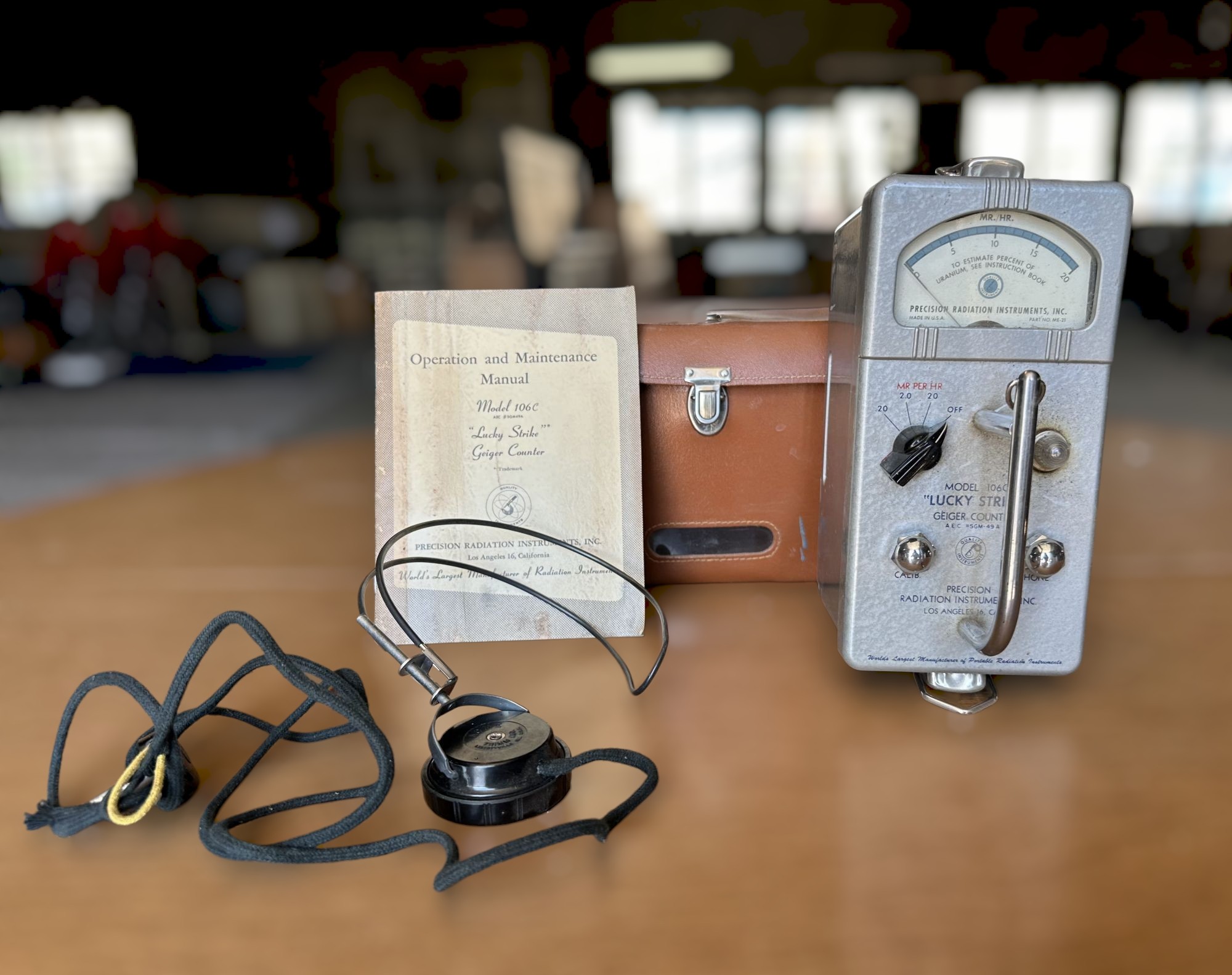 Vintage 1950'S Lucky Strike Geiger Counter With Leather Case Model ...