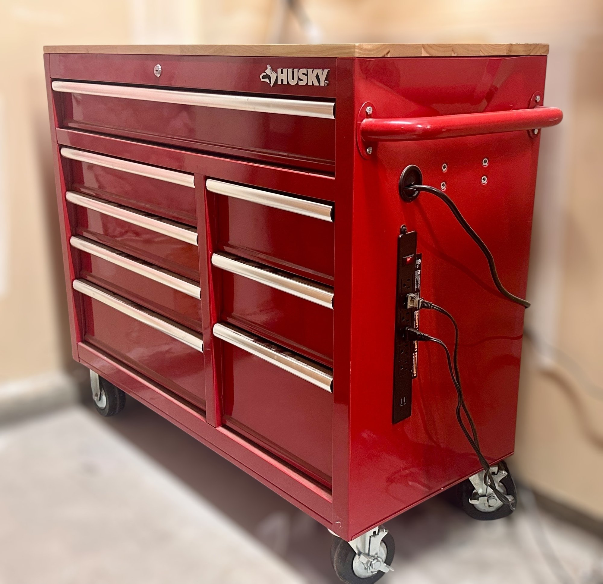 Husky Standard Duty 10-Drawer Mobile Workbench Tool Chest With Solid ...