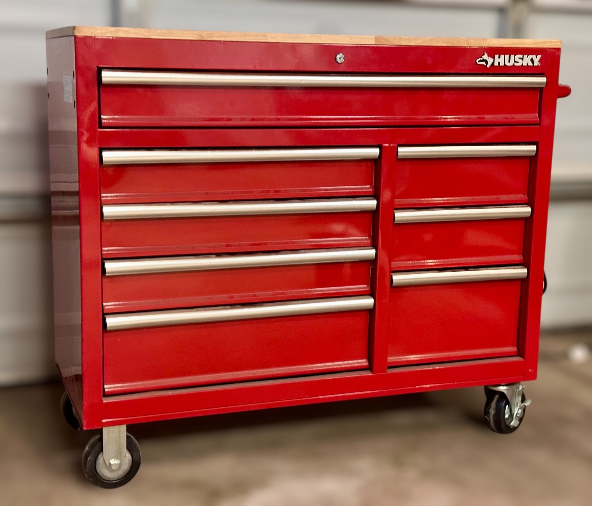 Husky Standard Duty 10-Drawer Mobile Workbench Tool Chest With Solid ...