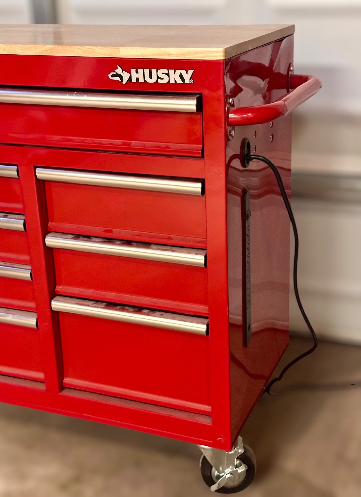 Husky Standard Duty 10-Drawer Mobile Workbench Tool Chest With Solid ...