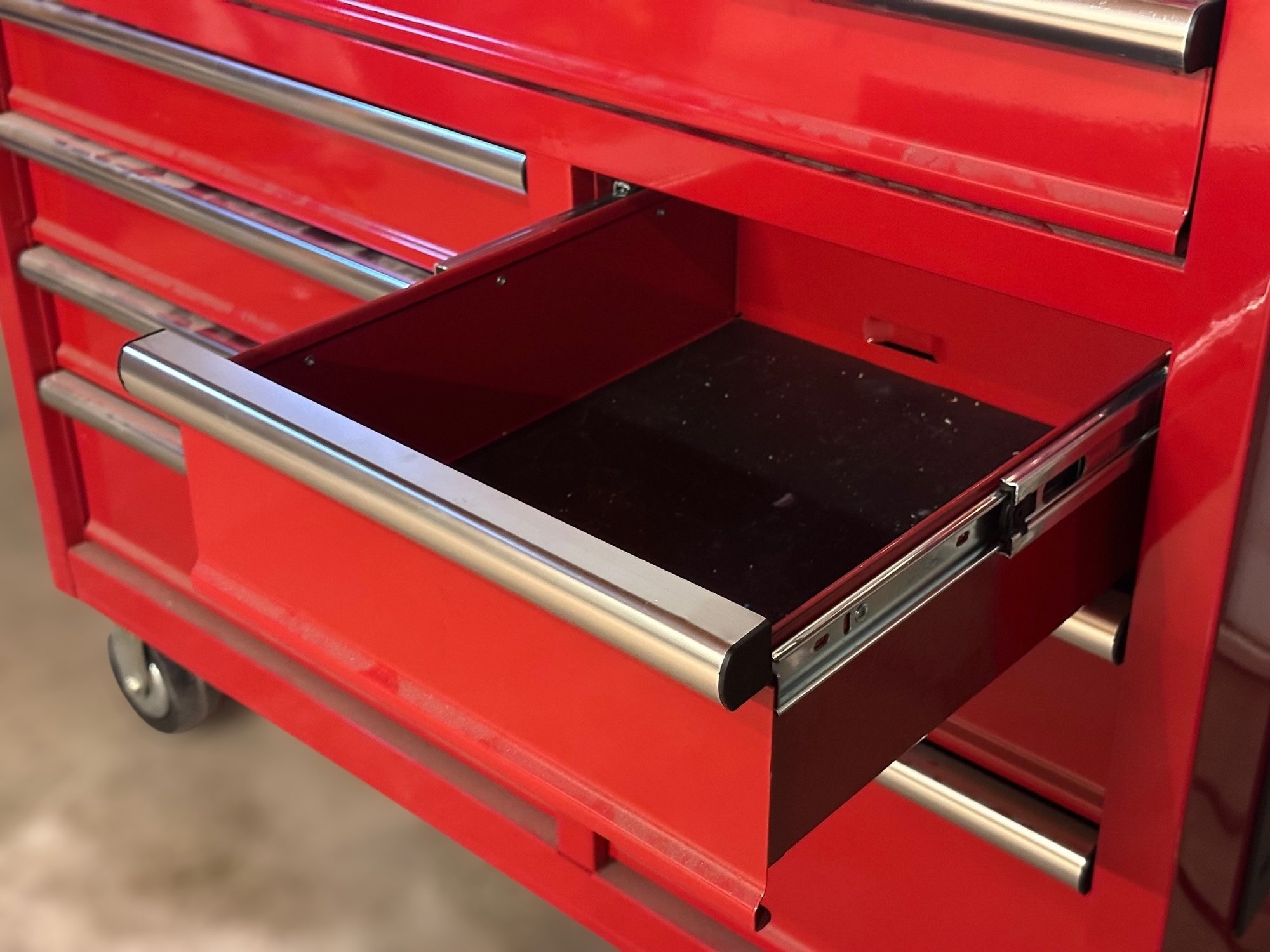 Husky Standard Duty 10-Drawer Mobile Workbench Tool Chest With Solid ...