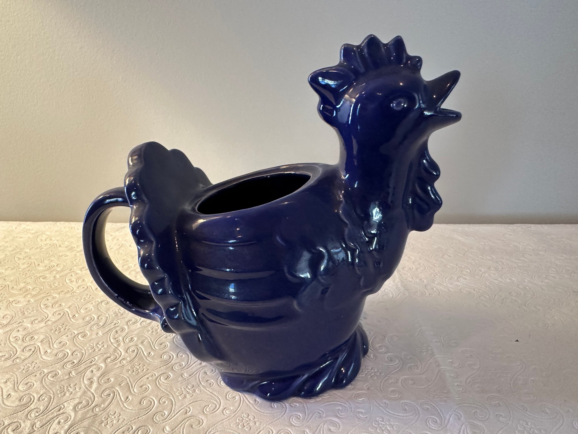 Vintage Deep Blue Redwing Rooster Pitcher #2294 | Auctionninja.com
