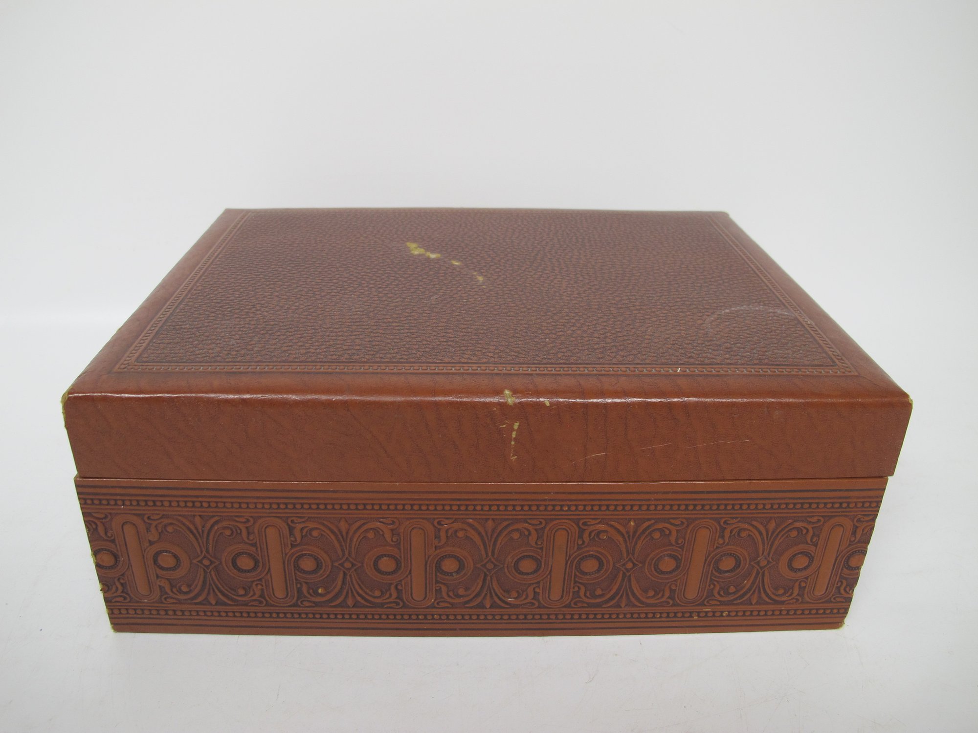Vintage John Middleton Cigar Box #5031 | Auctionninja.com