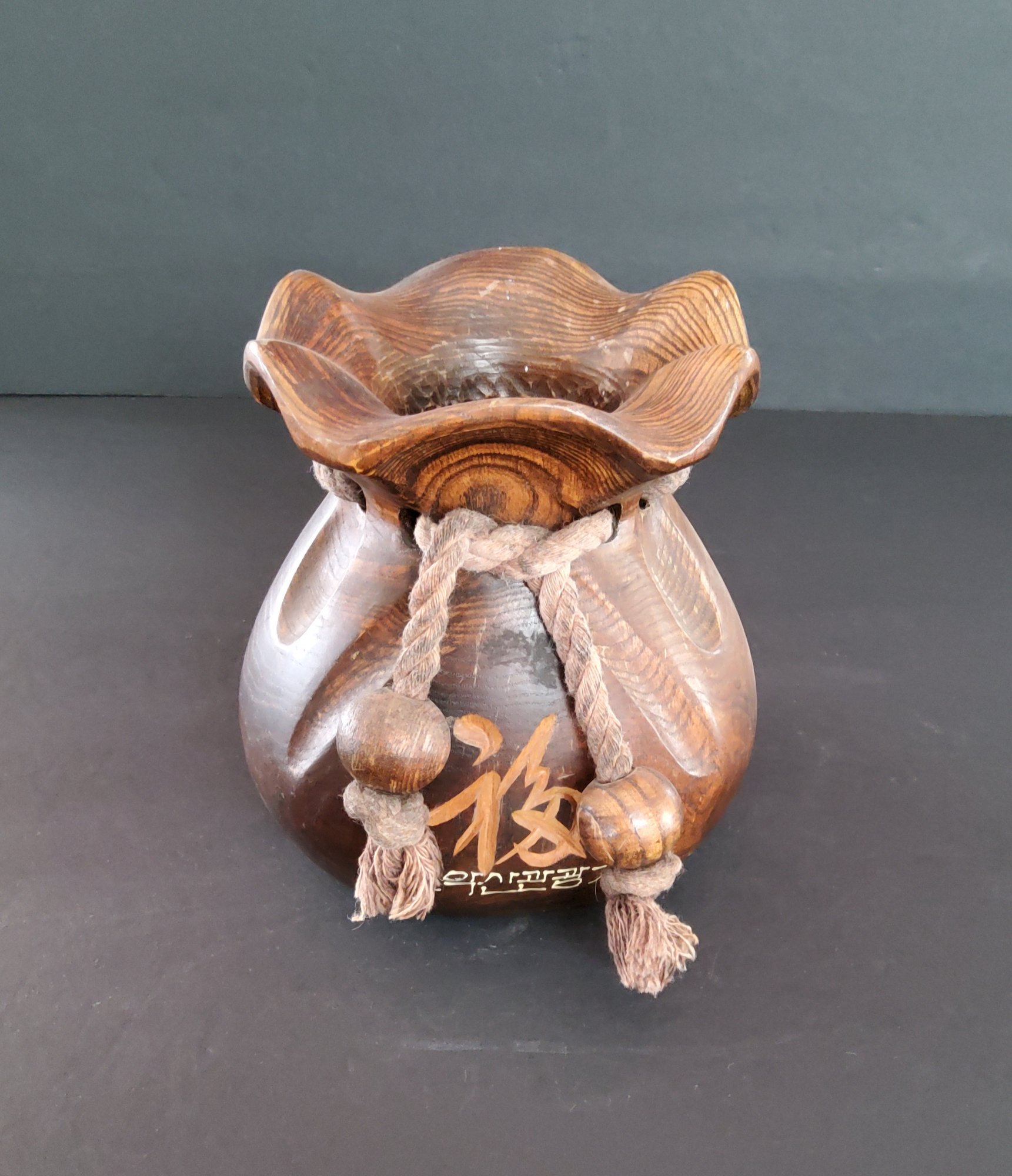 Antique Wood Carved Chinese Coin Pouch #3988 | Auctionninja.com