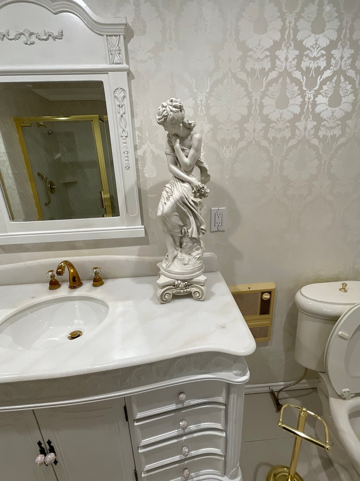 Elegant Lady White Moreau Statue On Base #2835 | Auctionninja.com