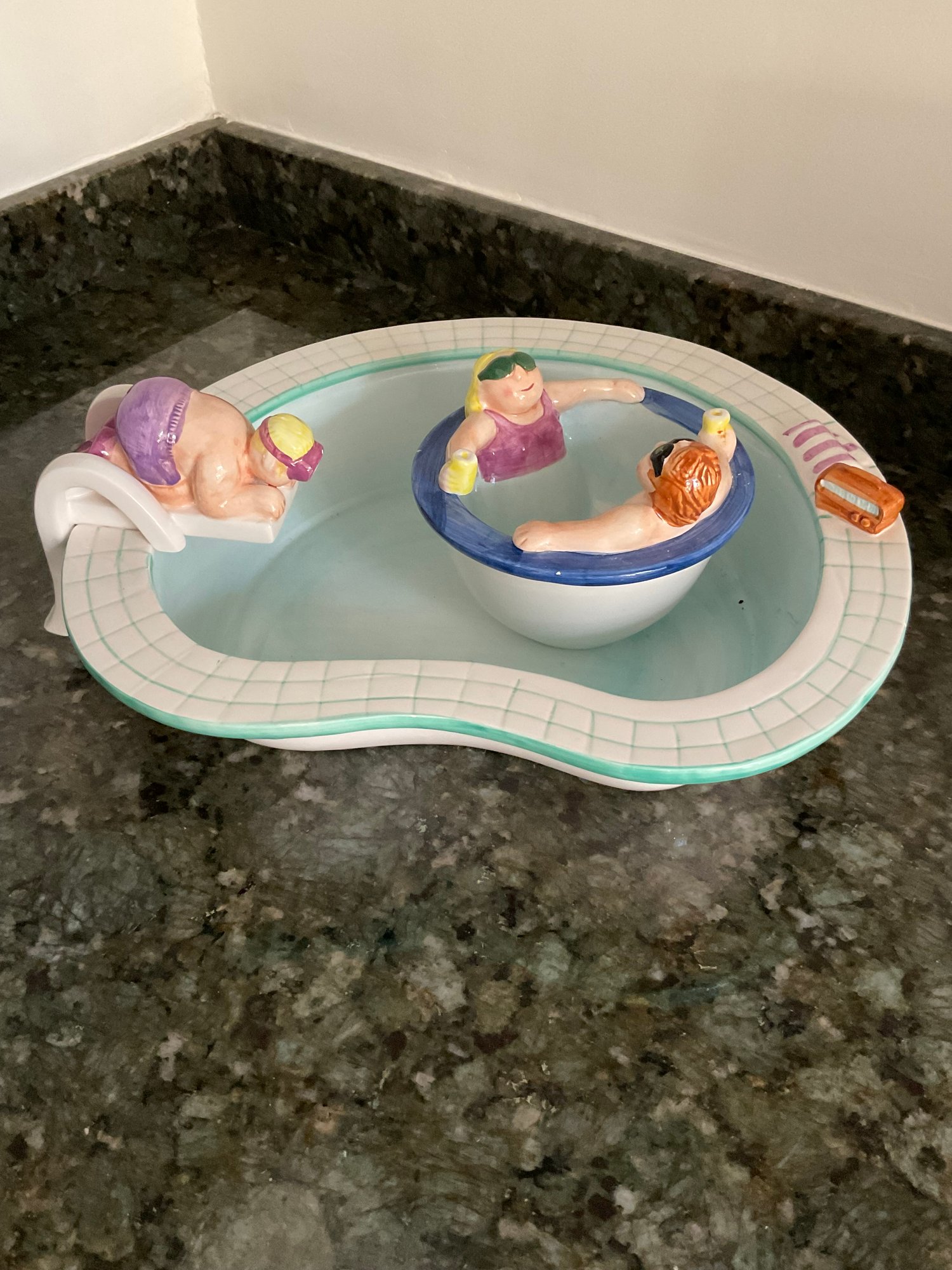 Ceramic Chips And Dip Set People In Pool #2877 | Auctionninja.com