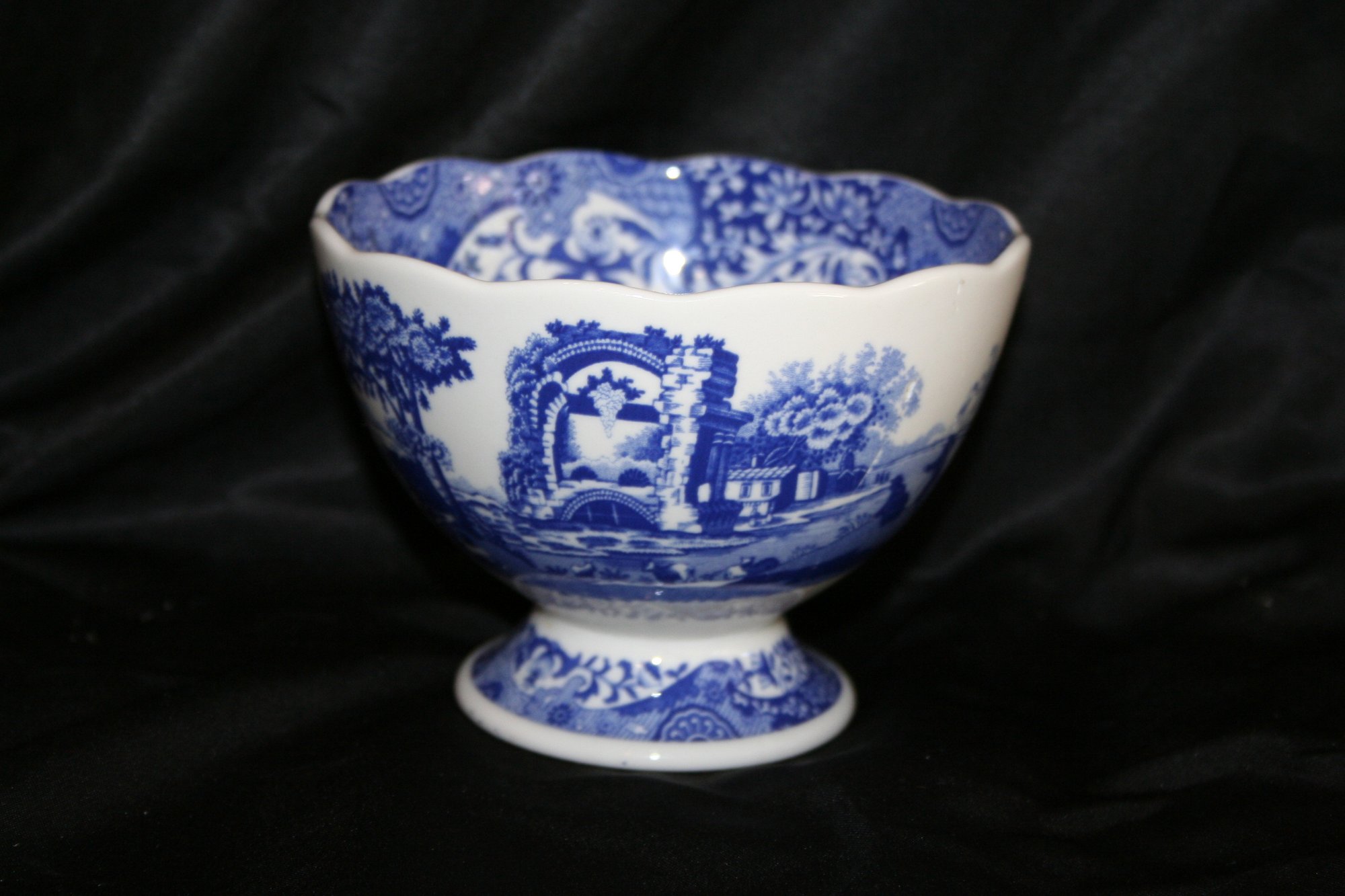 Spode Blue & White "Italian" Footed Bowl #1524 | Auctionninja.com