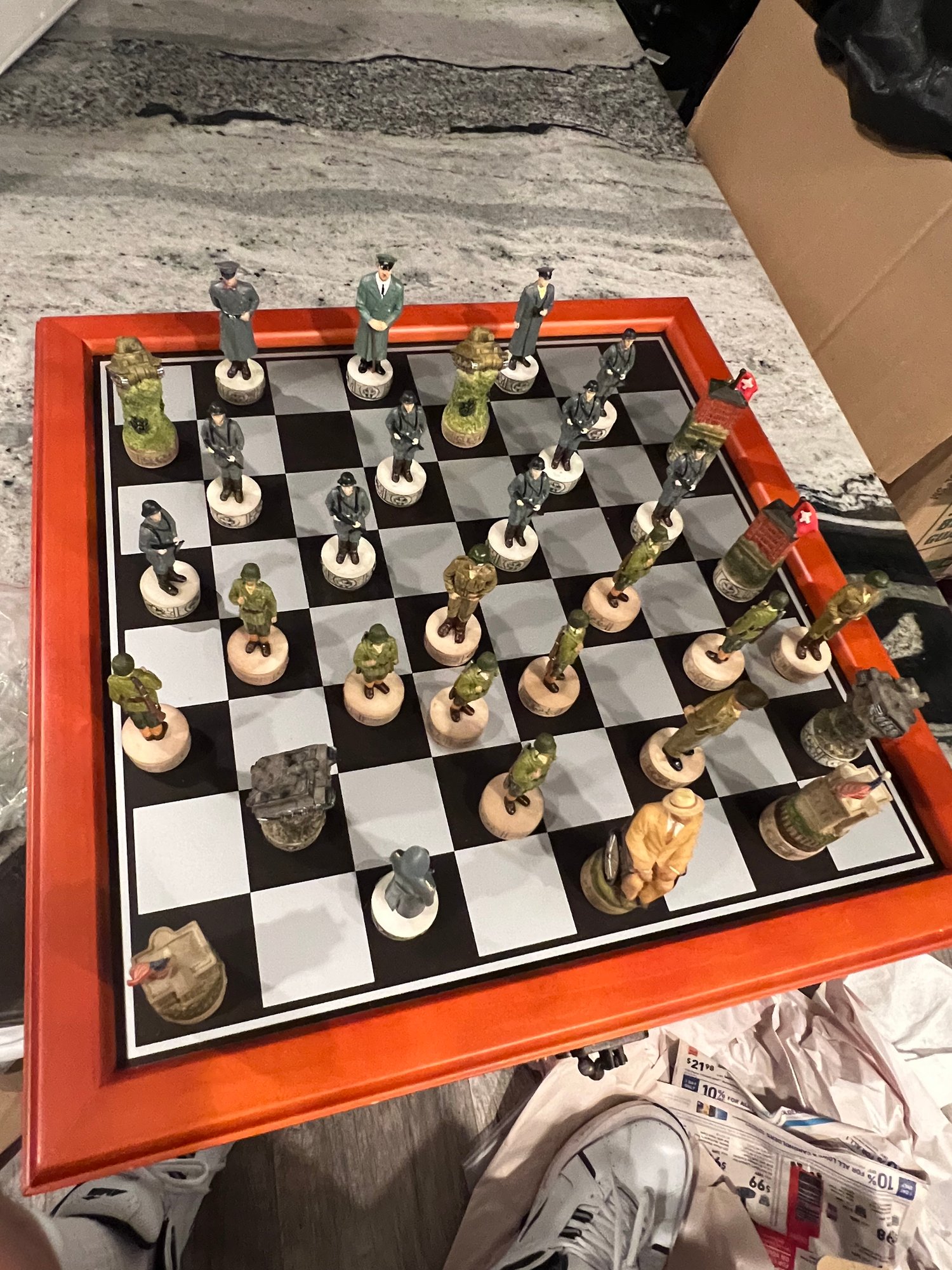 New WWII German Army Chess Set With Box #18789 | Auctionninja.com