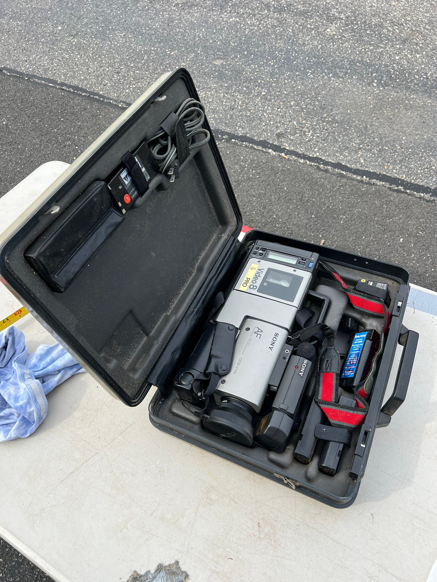 Vintage Sony Video Camera With Case #18971 | Auctionninja.com