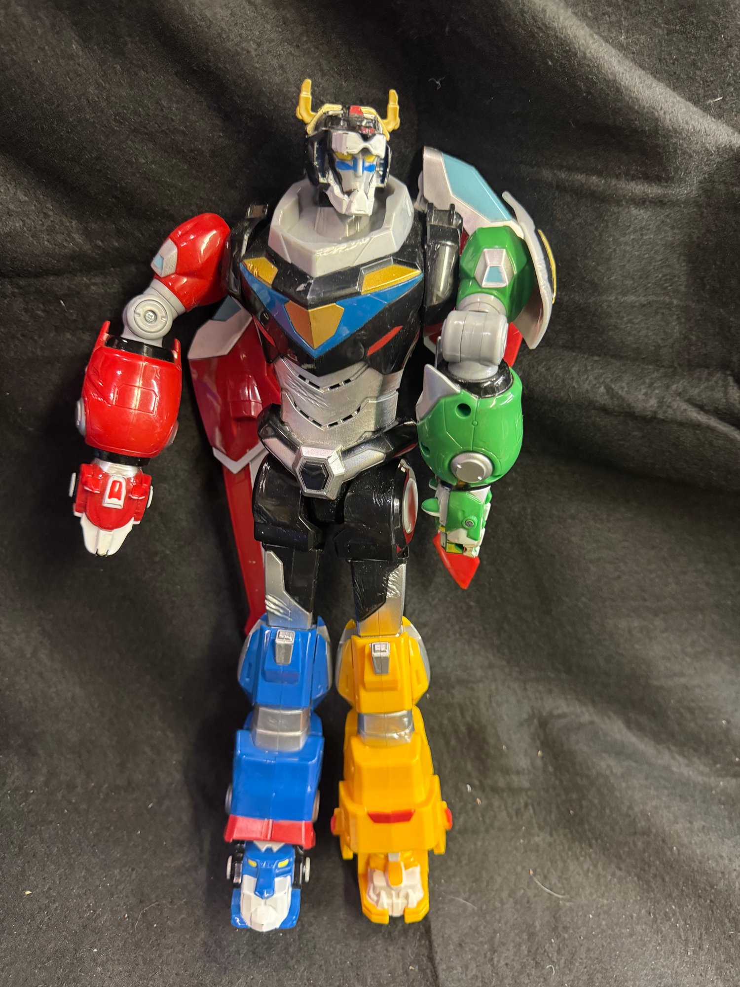 Oversized Transformer Toy #20874 | Auctionninja.com