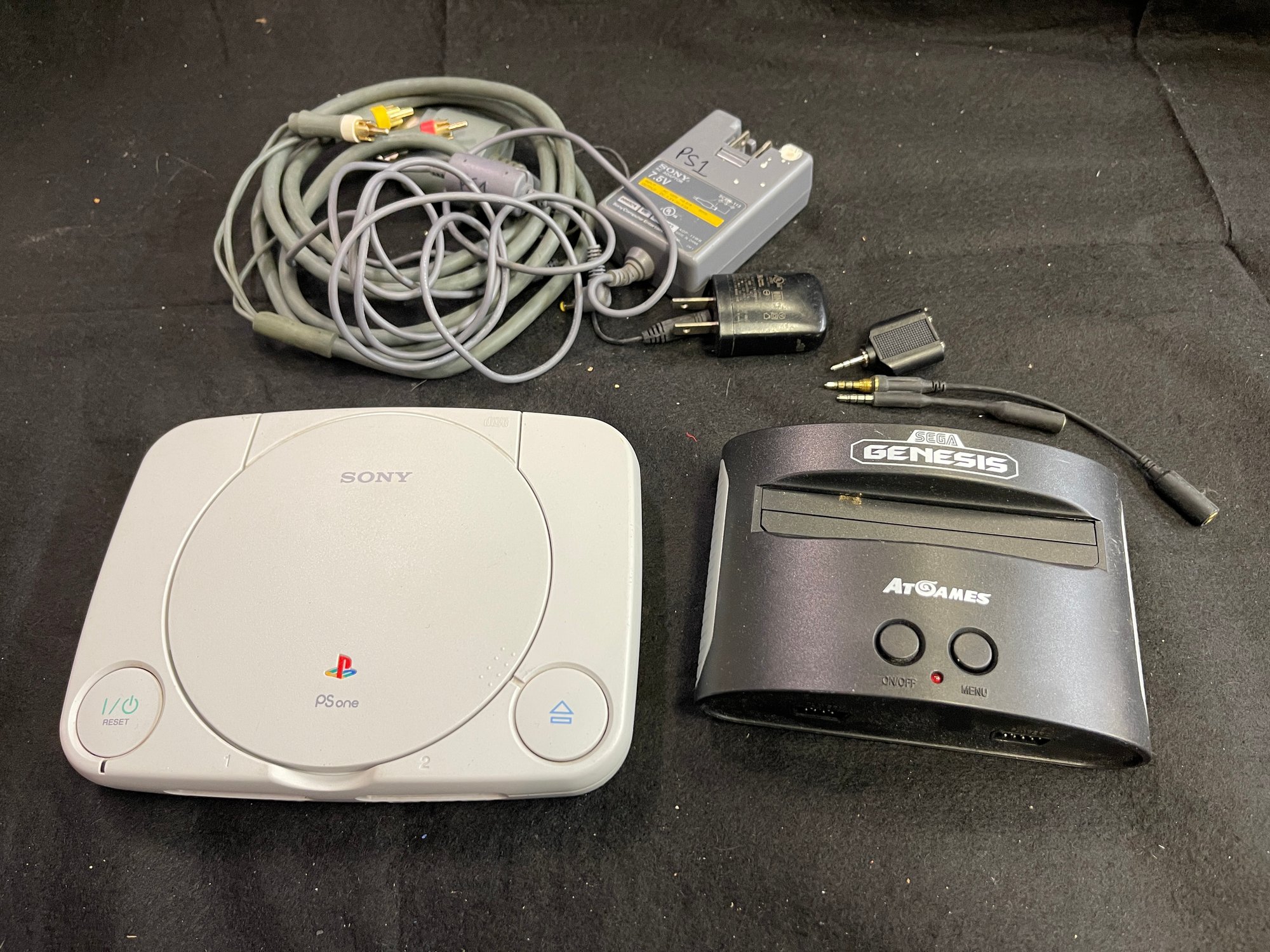 PlayStation Console , Sega Genesis Console #20742 | Auctionninja.com