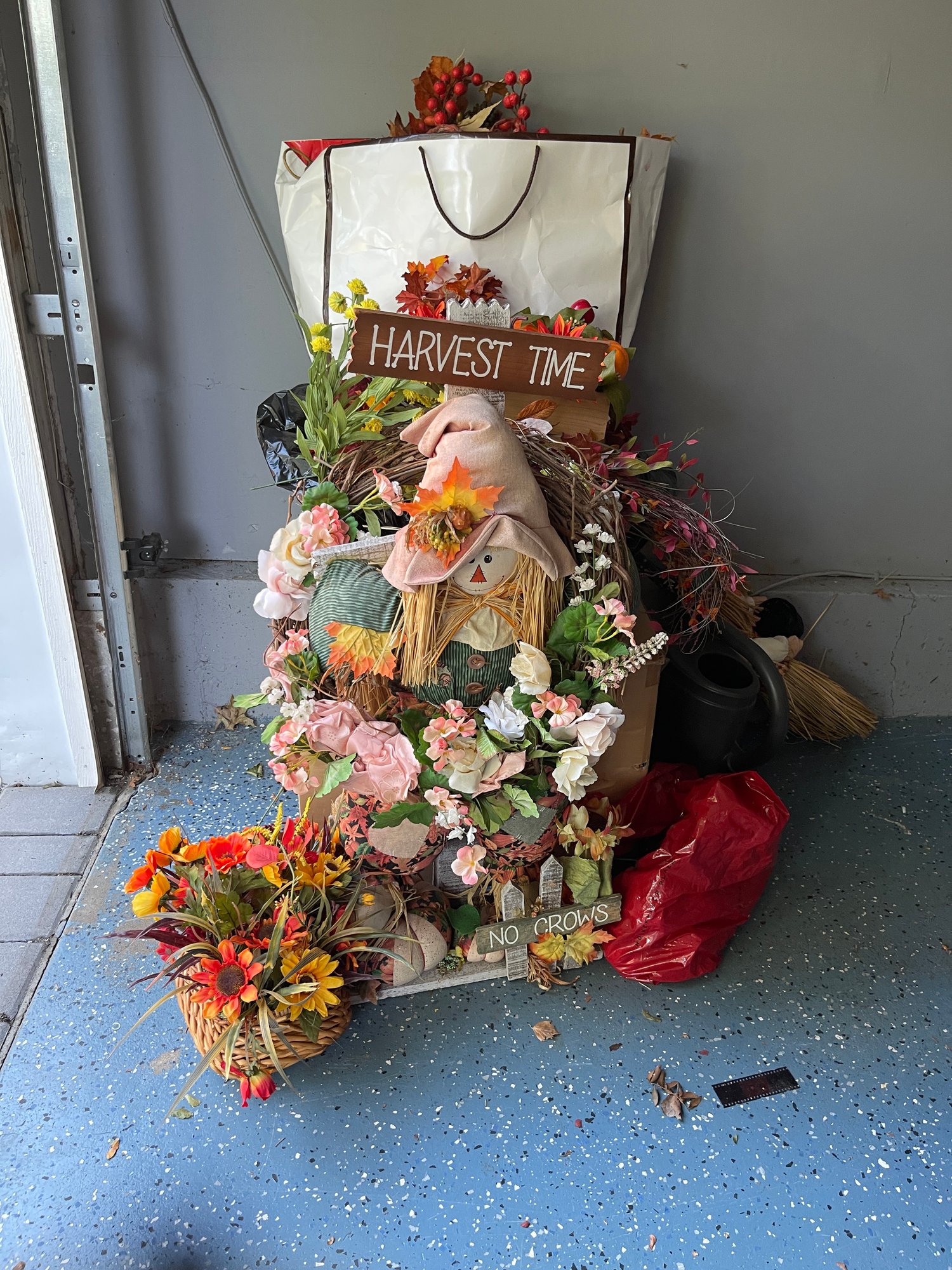 Huge Lot Fall Decorations #20064 | Auctionninja.com