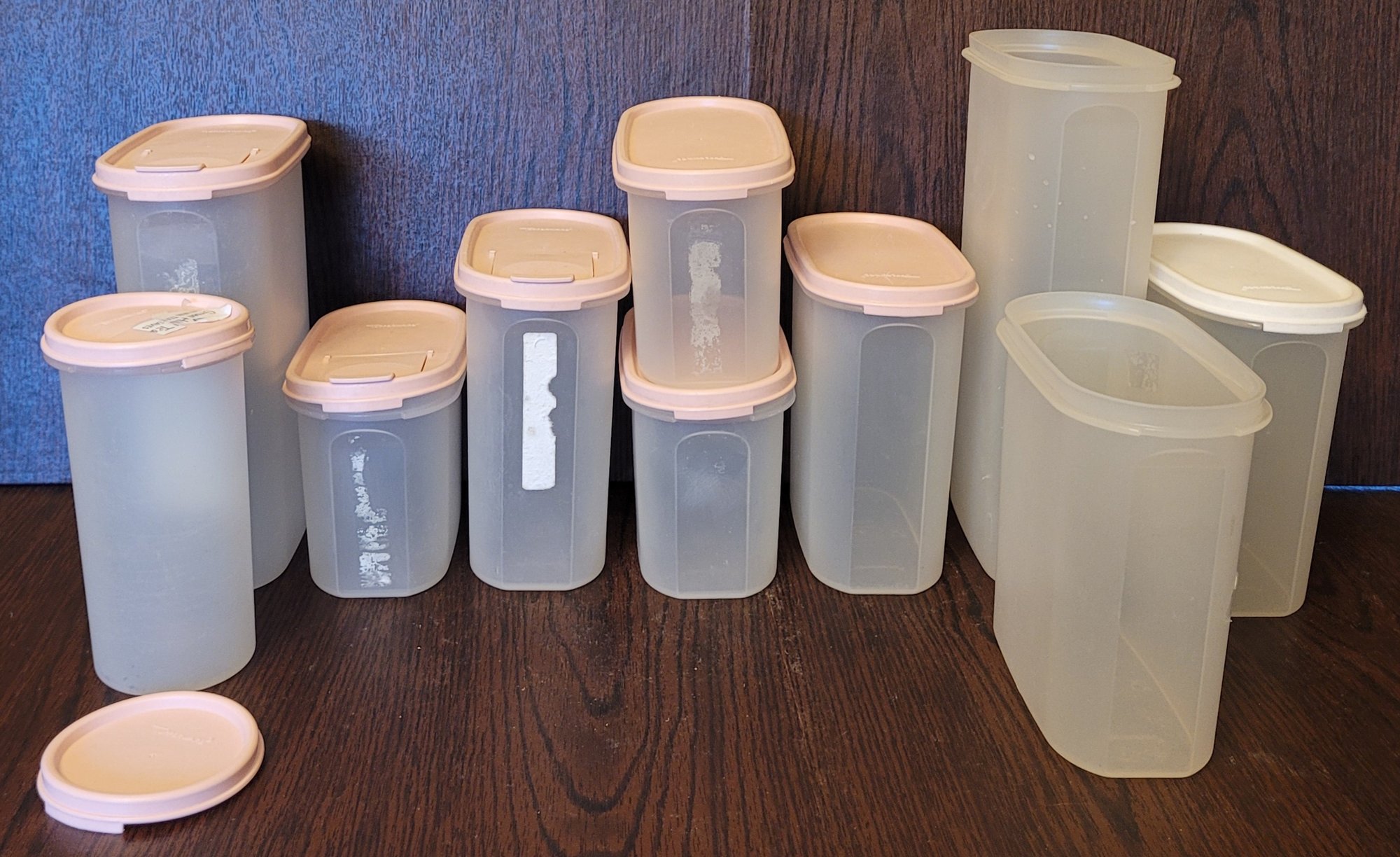 Tupperware Storage Containers #10633 | Auctionninja.com