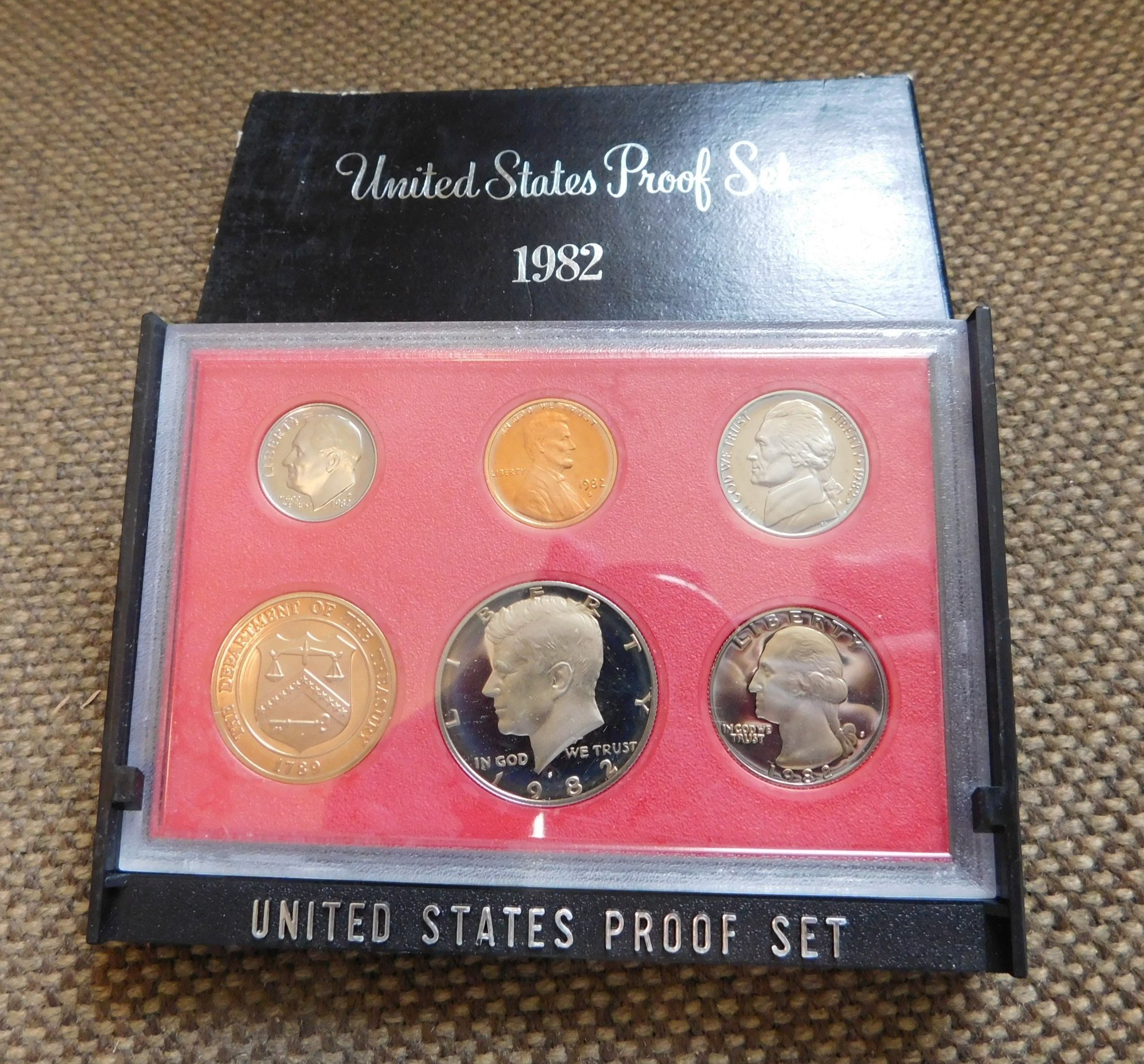 1982 Proof Coin Set #7537 | Auctionninja.com