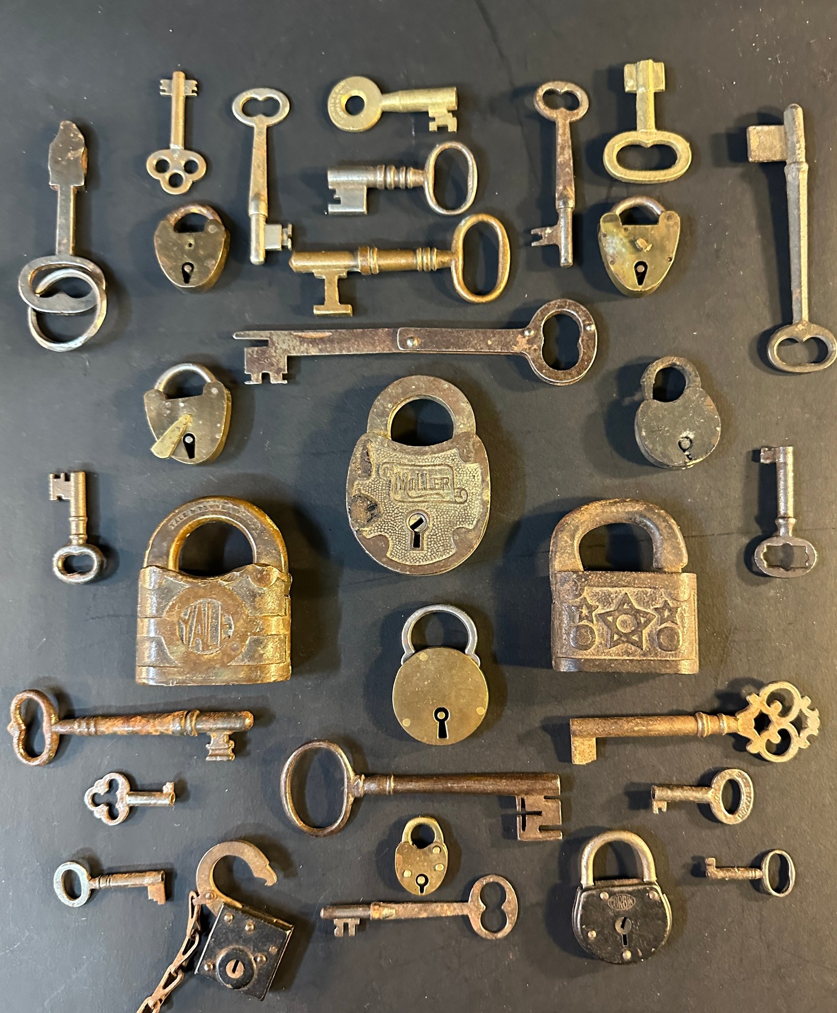 Interesting Antique Padlocks And Keys #2108 | Auctionninja.com