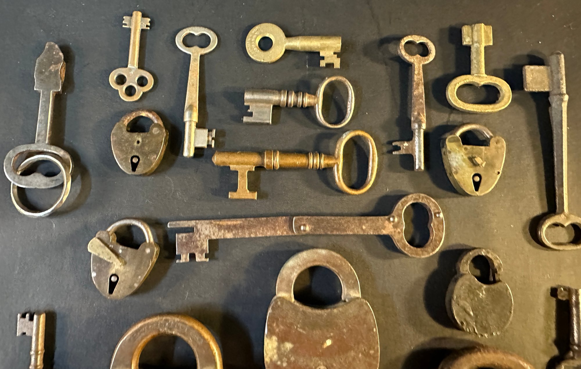 Interesting Antique Padlocks And Keys #2108 | Auctionninja.com