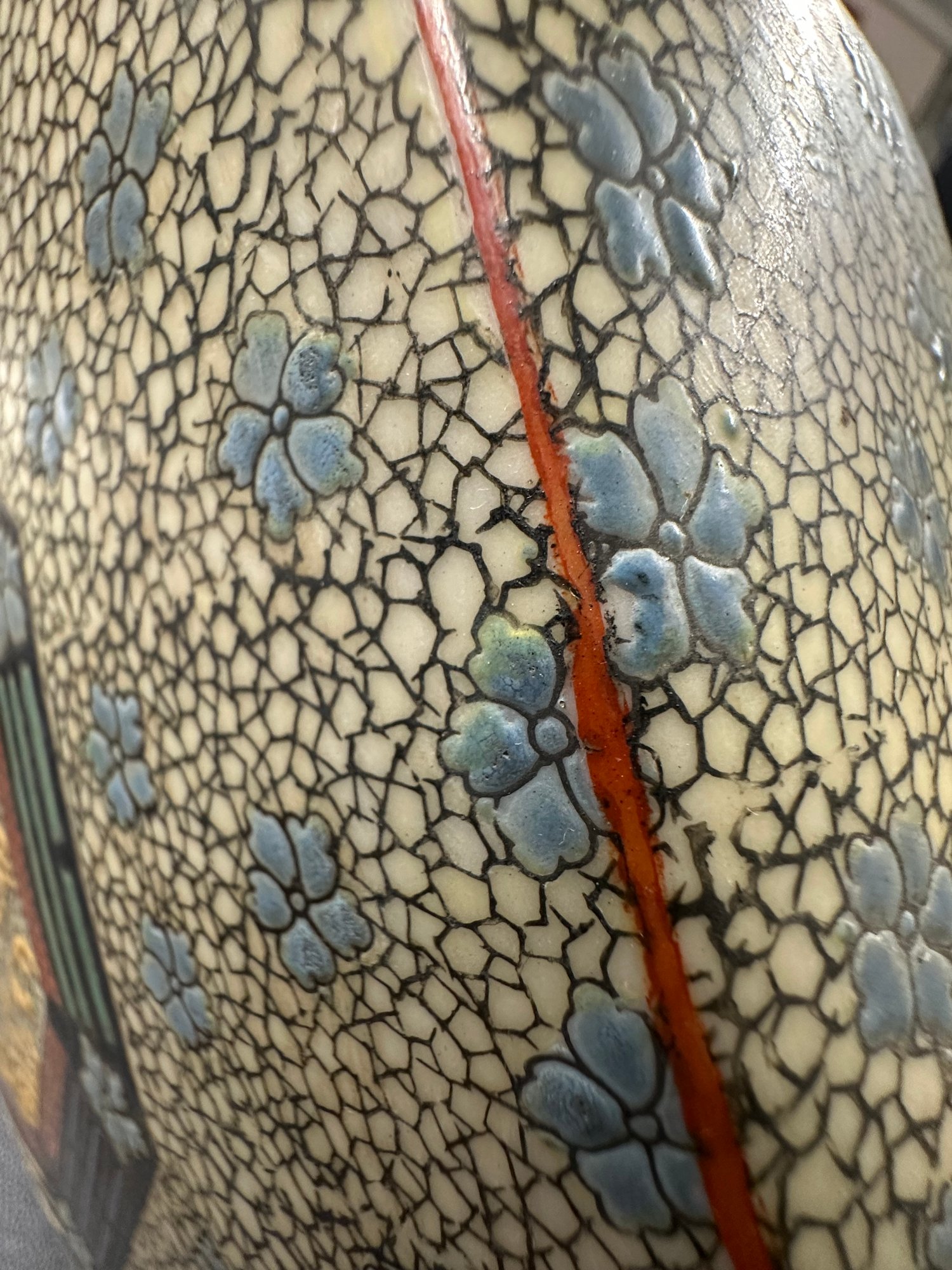 ANTIQUE CHINESE PORCELAIN VASE WITH GOSSIP CLOUD CRANE PATTERN "KANG XI" MARKED #1408 ...