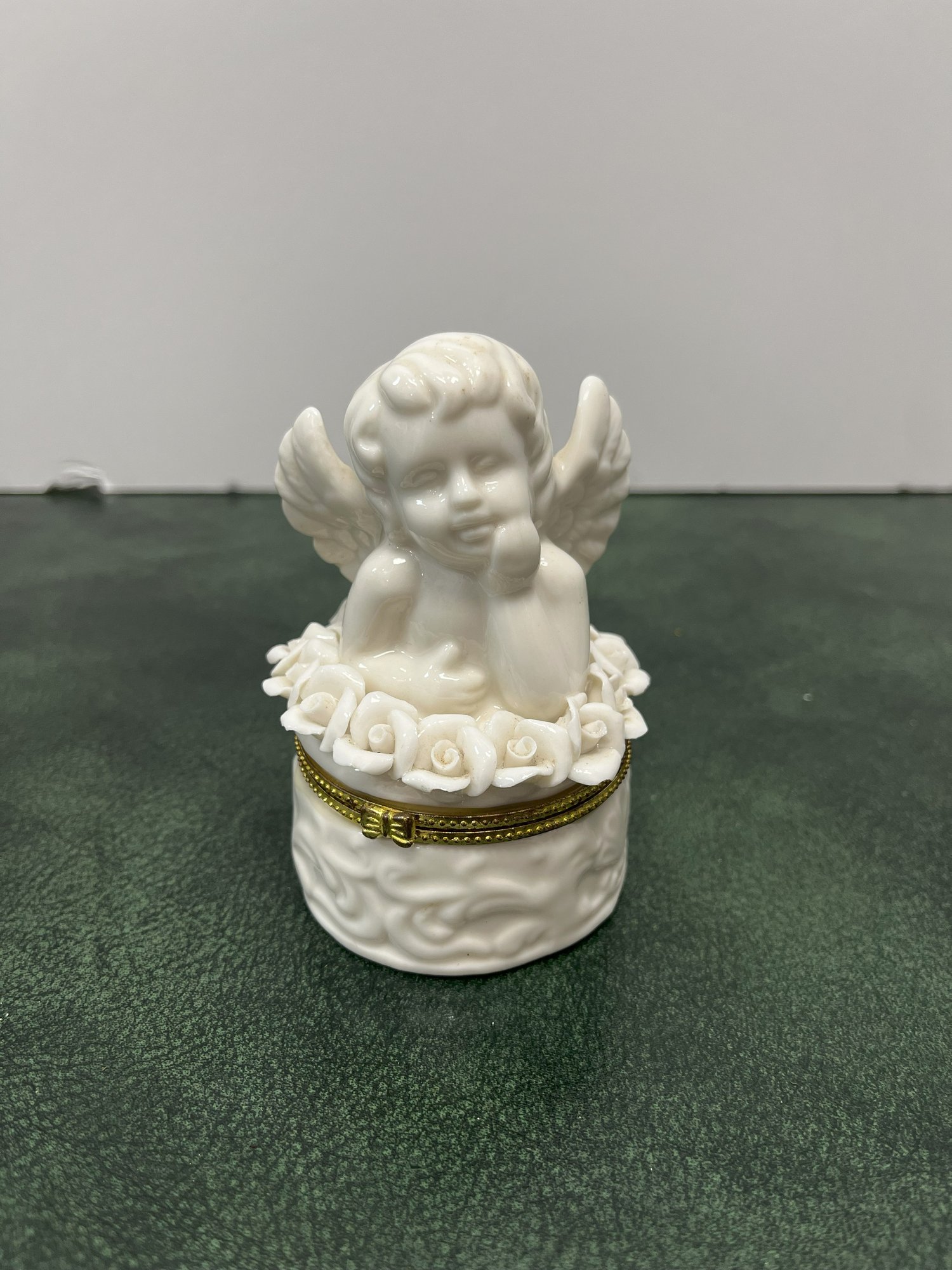 Porcelain Cherub Box #3258 | Auctionninja.com