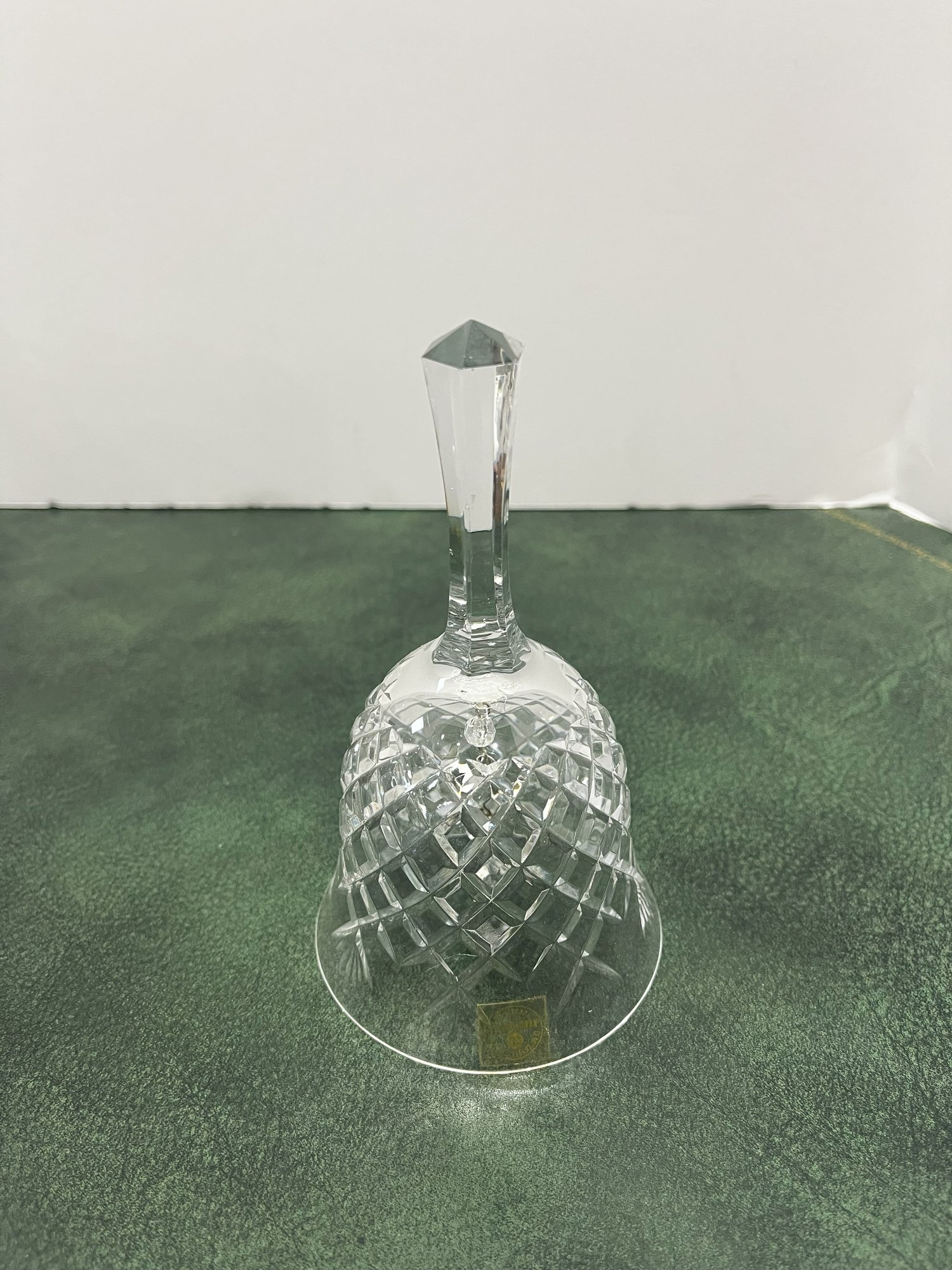 Crystal Bell #3275 | Auctionninja.com