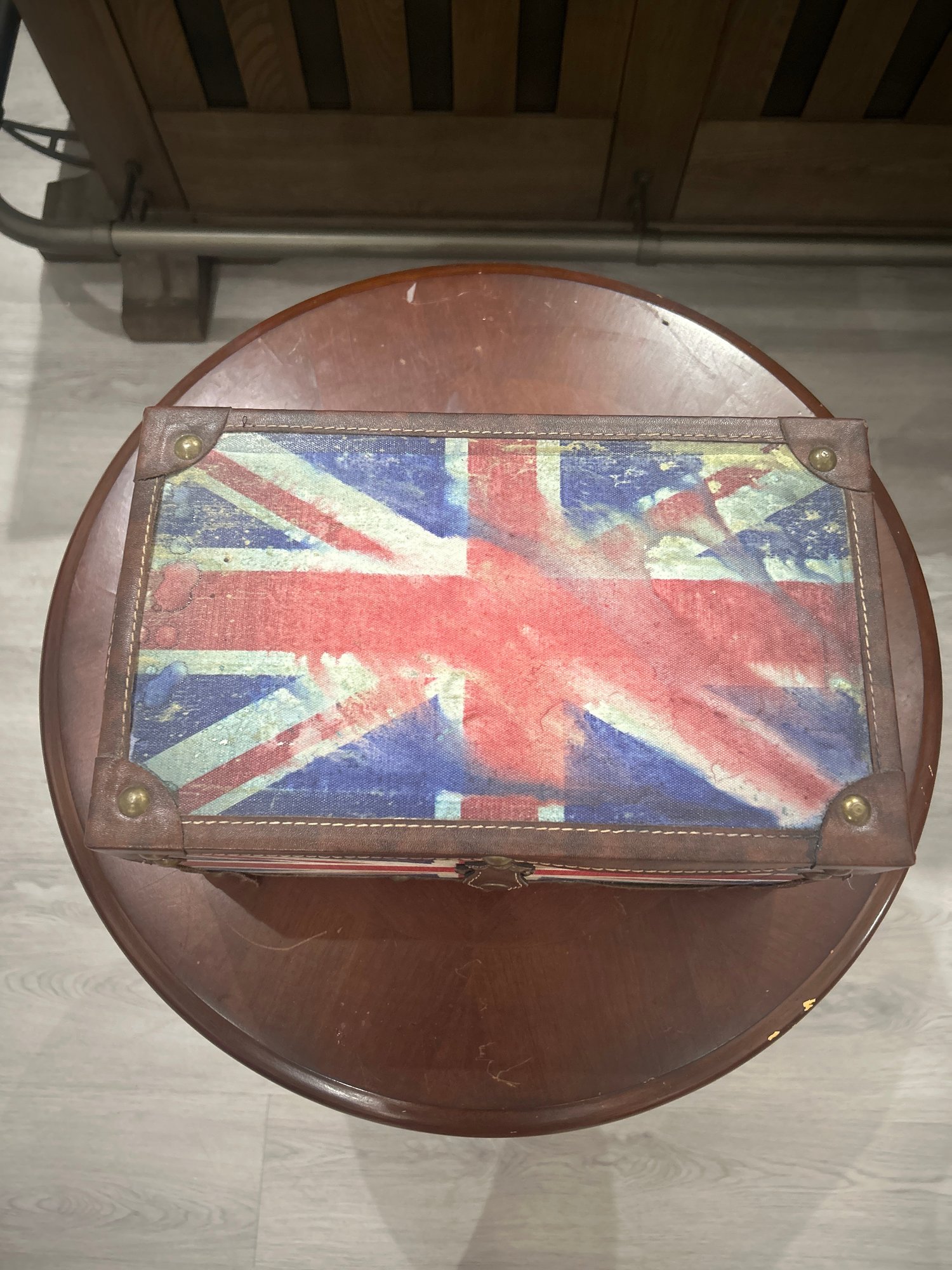 Union Jack Trunk #6273 | Auctionninja.com
