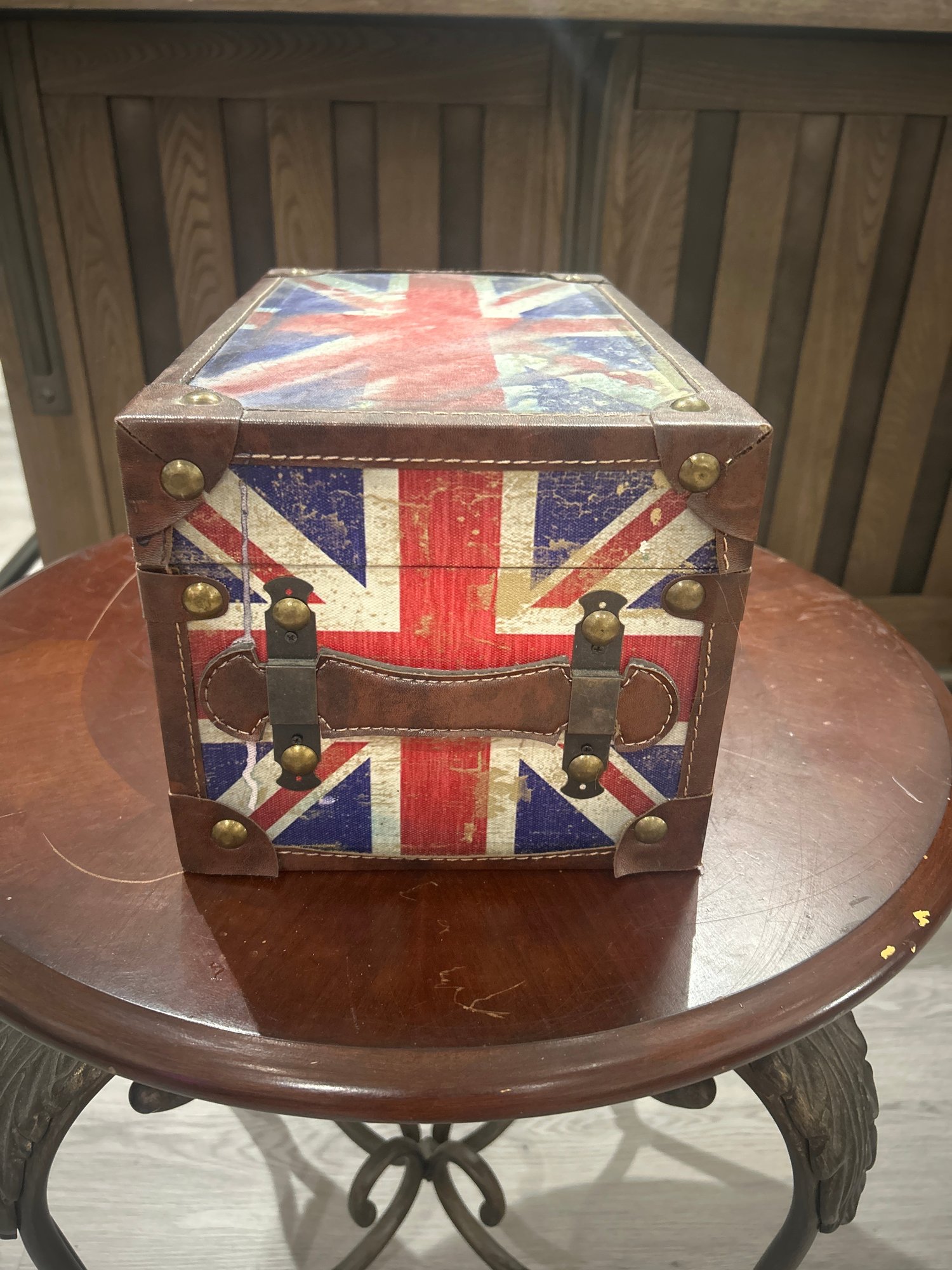 Union Jack Trunk #6273 | Auctionninja.com