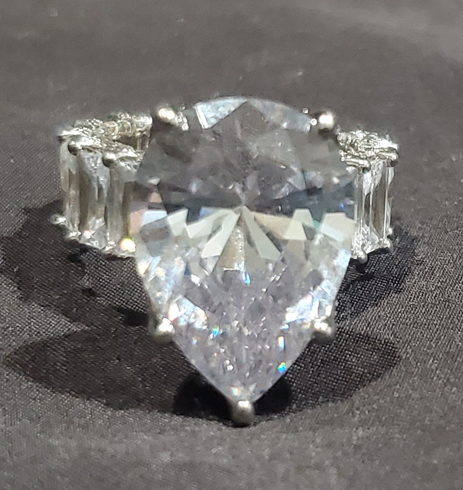 Stunning Pear-Cut Clear Stone Statement Ring Silver-Tone Size ~6.57 ...
