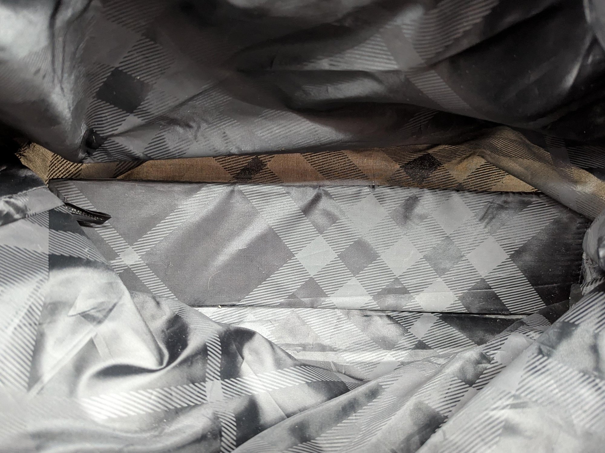 Burberry Fragrances Black Tote Bag Nylon & Patent Leather Trim #1521 ...