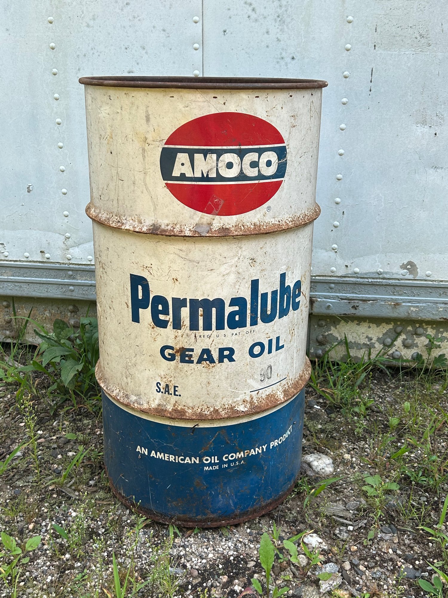 Large Amoco Permalube Gear Oil Can #6096 | Auctionninja.com
