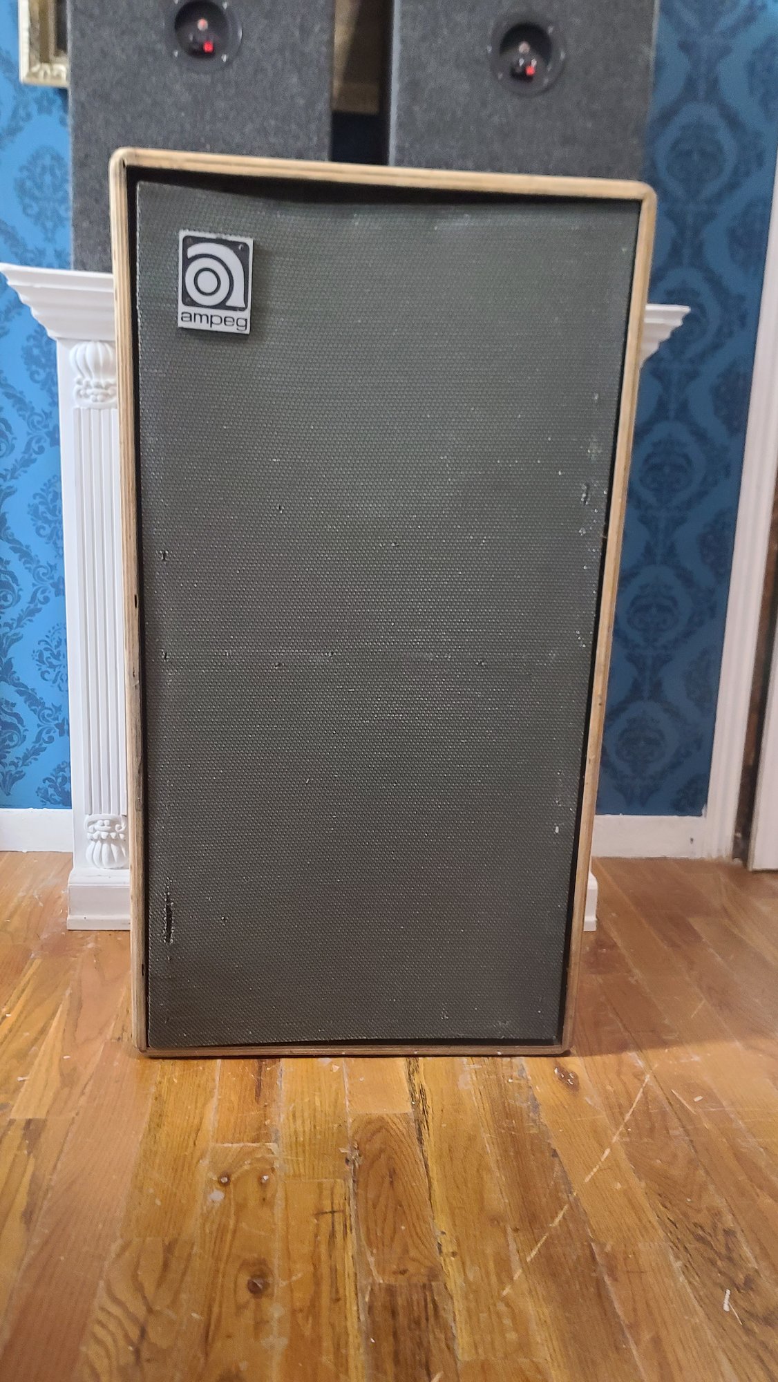 Vintage Ampeg V6b 2x15 Speaker Cabinet #1299 | Auctionninja.com