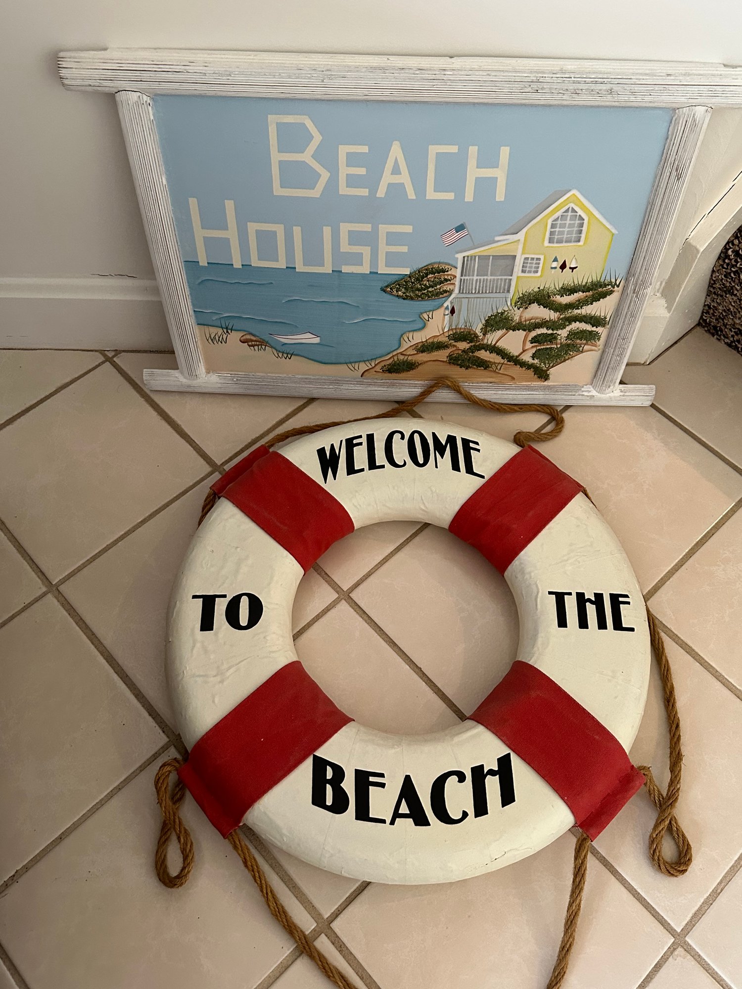 Beach Themed Life Preserver And Wall Sign - B25 #1433307 | Auctionninja.com