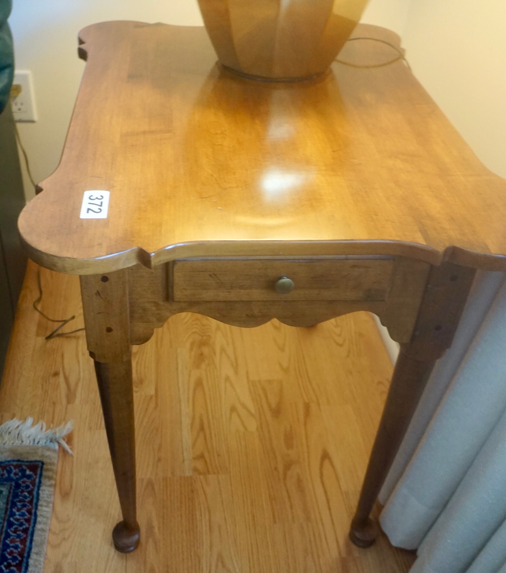 #372 Vintage Ethan Allen Classic Maple End Table 27W X 21D X 25T ...