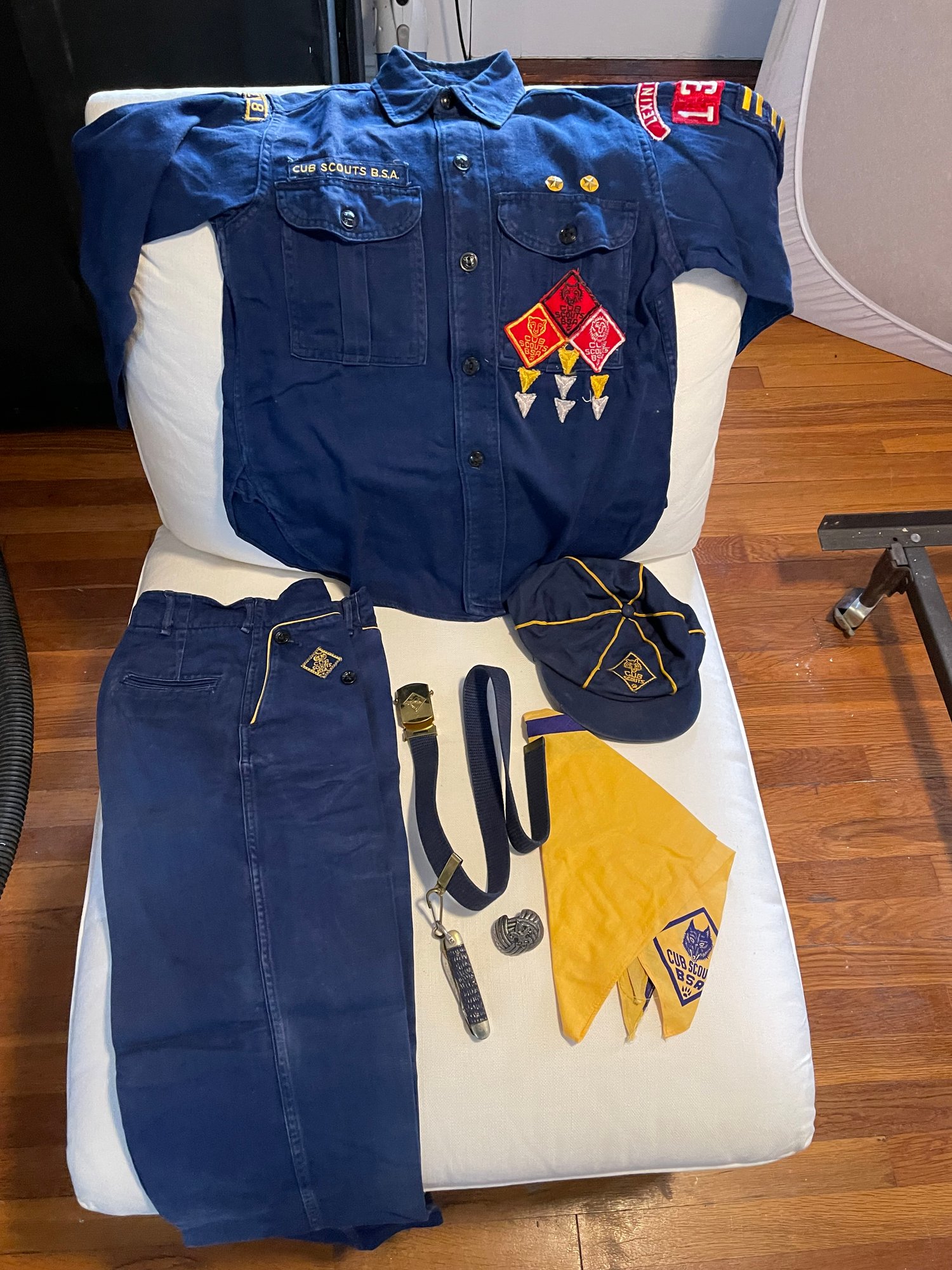 Vintage Cub Scout Uniform #1460103 | Auctionninja.com