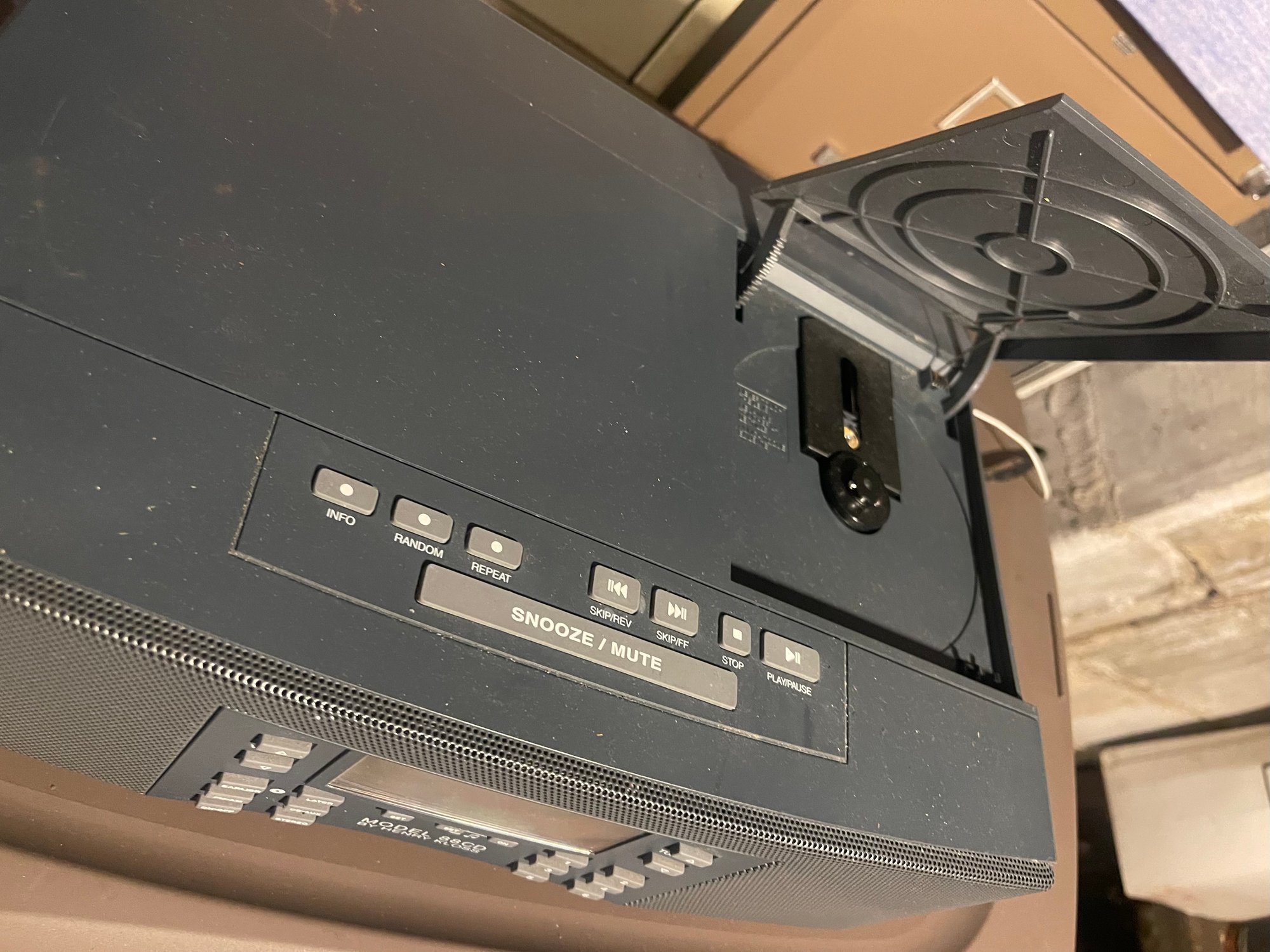 Henry Kloss Radio/cd Player #1462382 | Auctionninja.com