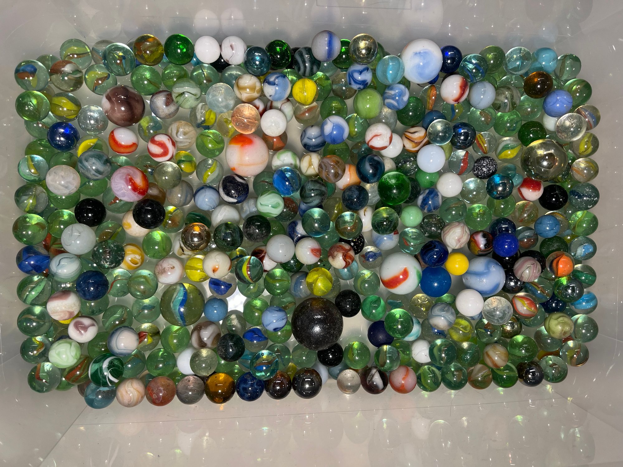 OVER 5LBS OF VINTAGE MARBLES DIFFERENT SIZES #1461995 | Auctionninja.com