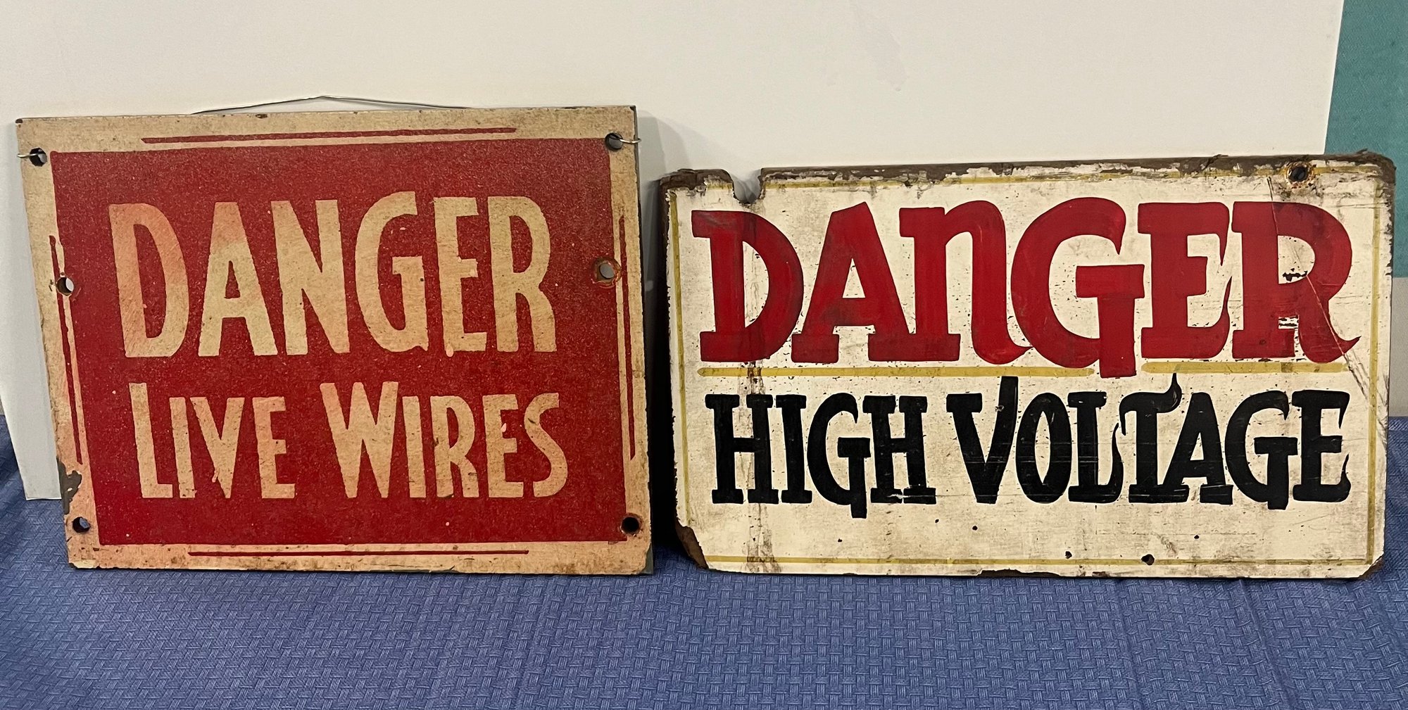 Old Painted Signs #1462017 | Auctionninja.com