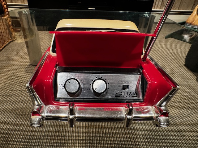 Randix '57 Chevy Radio AM/FM #22674 | Auctionninja.com