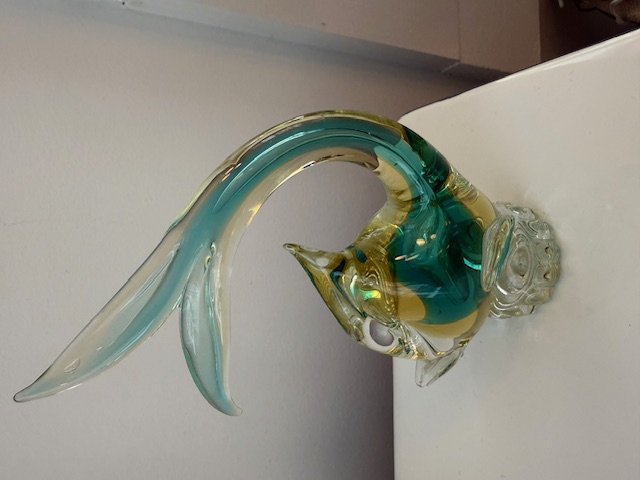 MCM Murano Green And Gold Handblown Crystal Fish #23184 | Auctionninja.com
