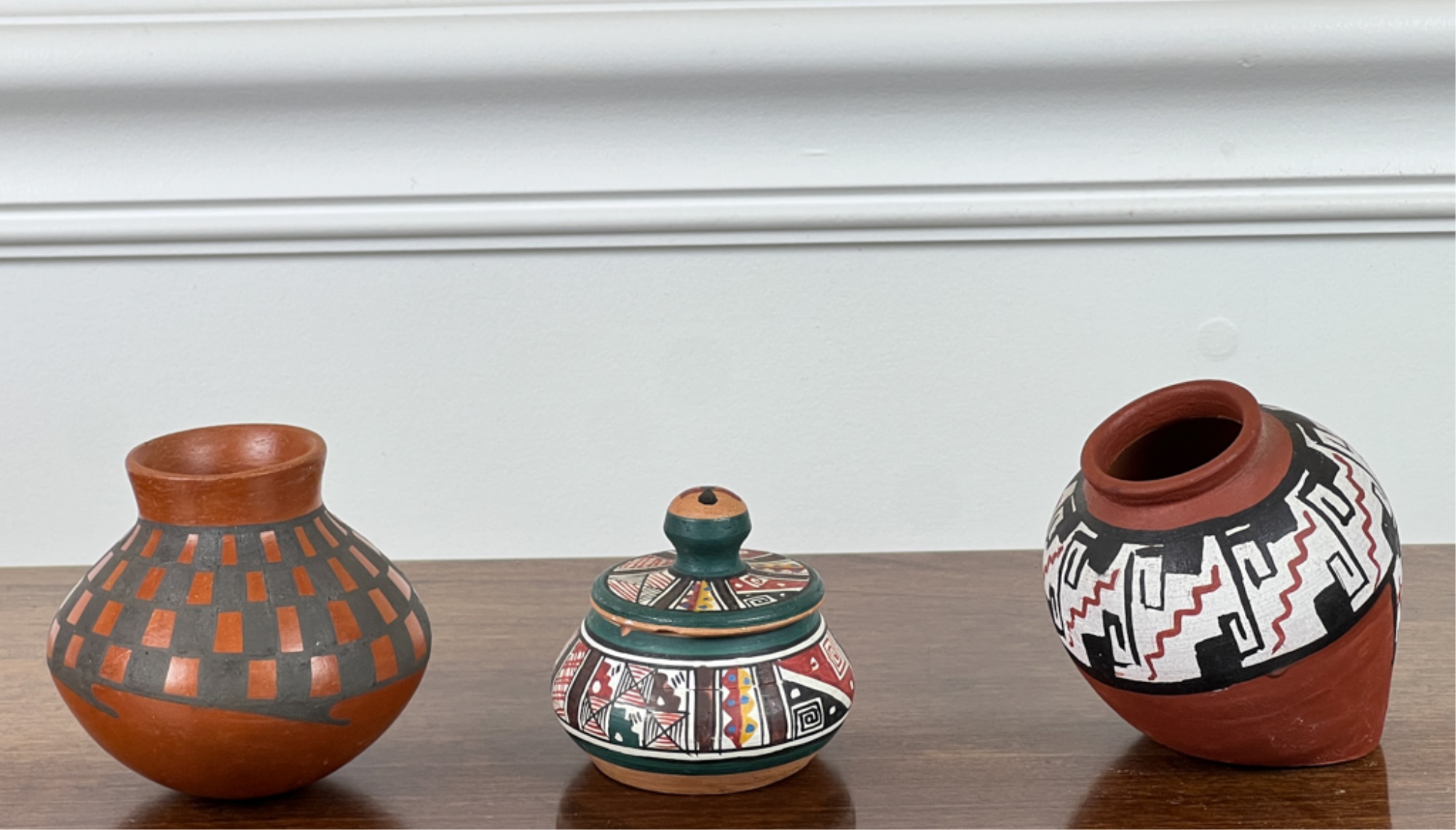 (3) NATIVE AMERICAN POTTERY VESSELS #49175 | Auctionninja.com
