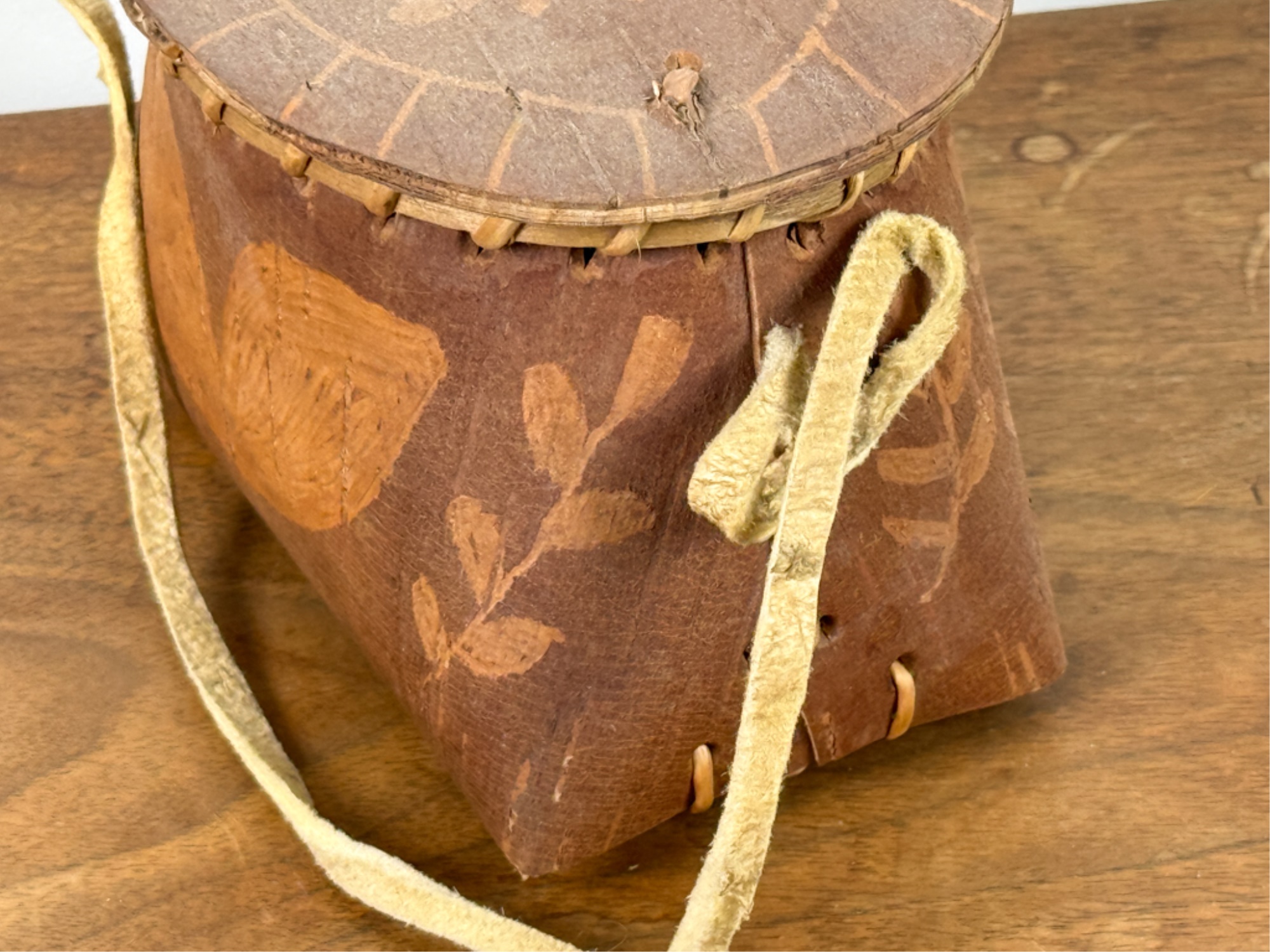 BIRCHBARD FLORAL DECORATED PURSE #51443 | Auctionninja.com