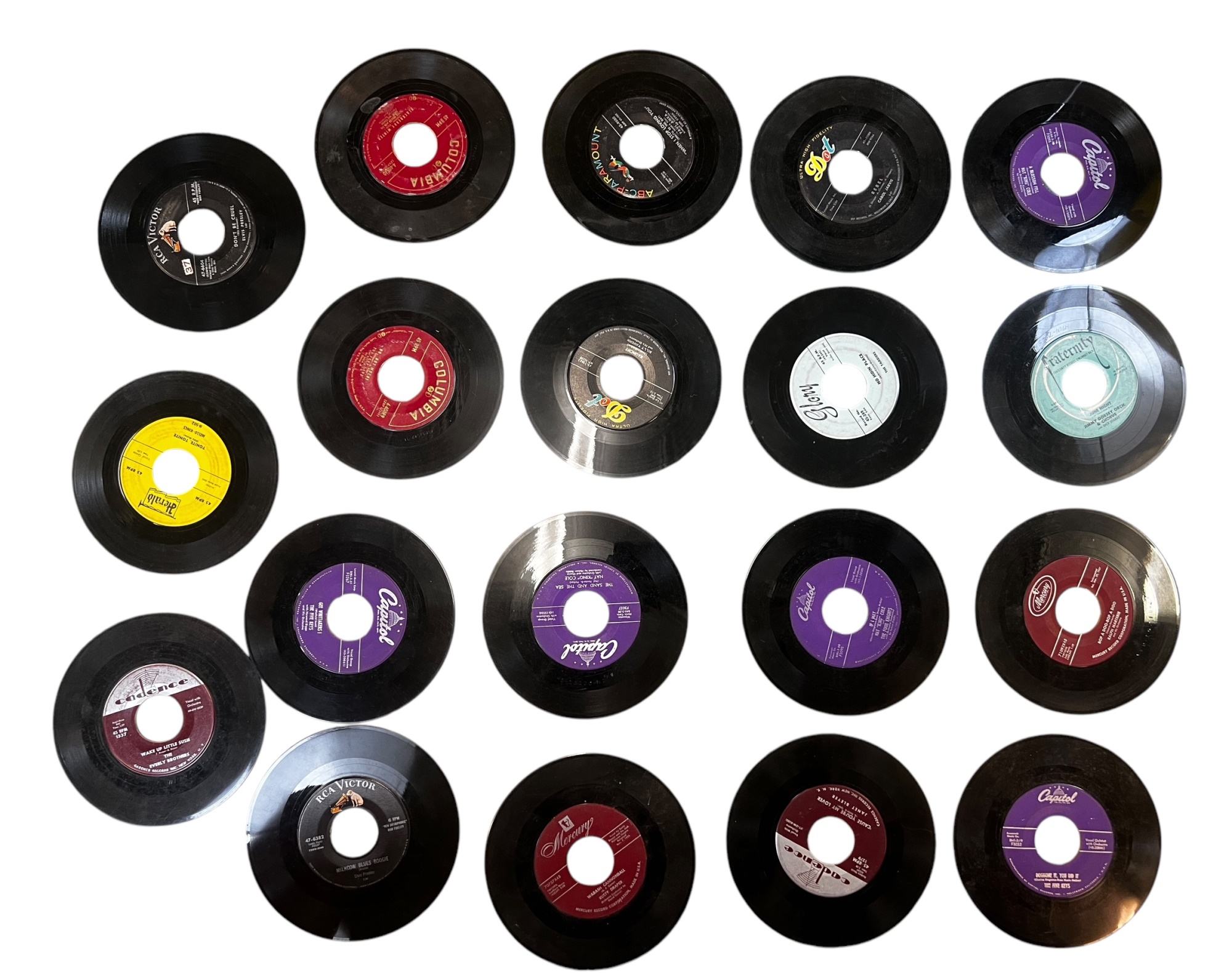 GENEROUS LOT of VINTAGE 45 RECORDS #52335 | Auctionninja.com