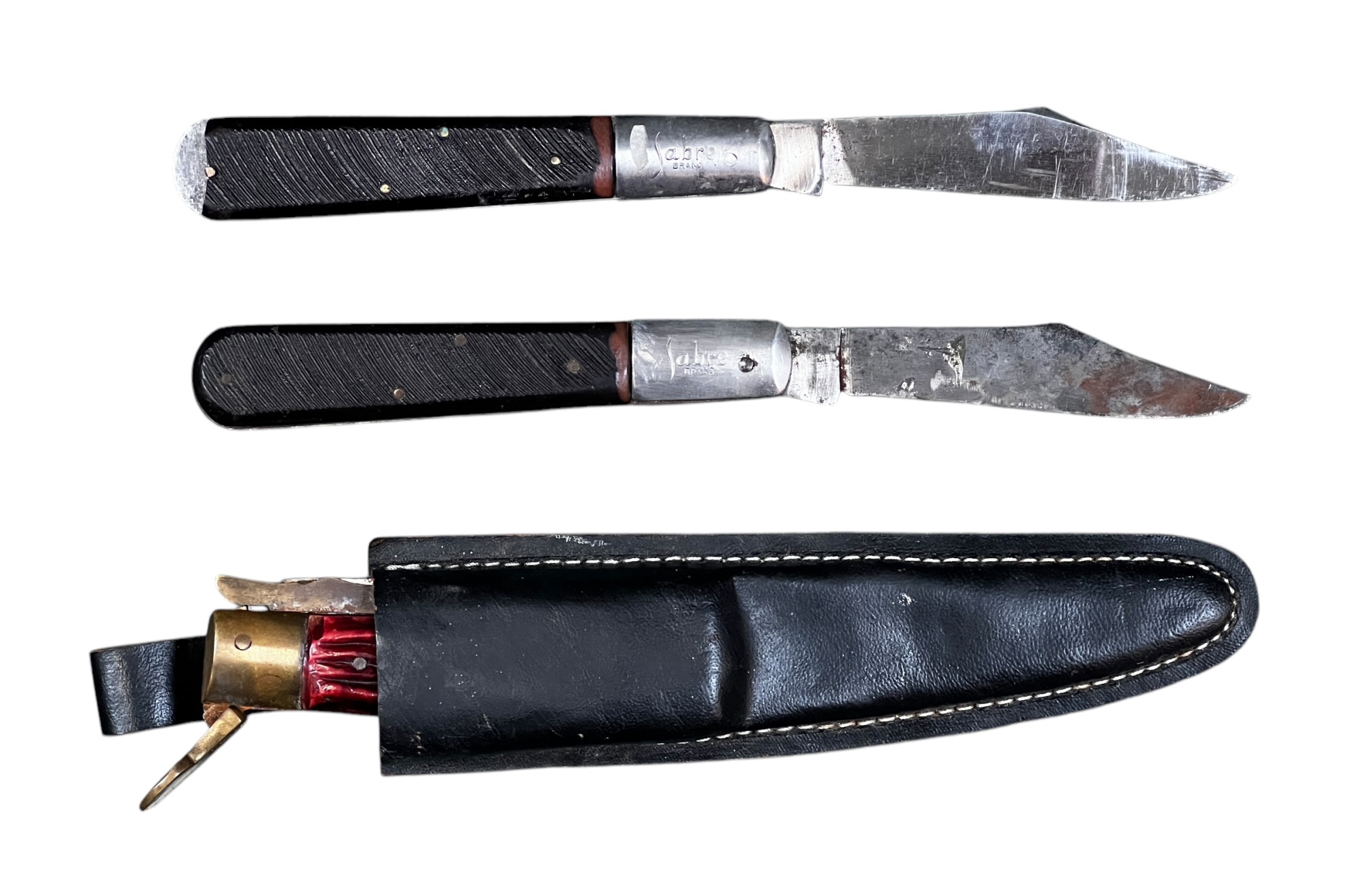 (2) VINTAGE SABRE BARLOW JACK KNIVES & (1) OTHER #52344 | Auctionninja.com