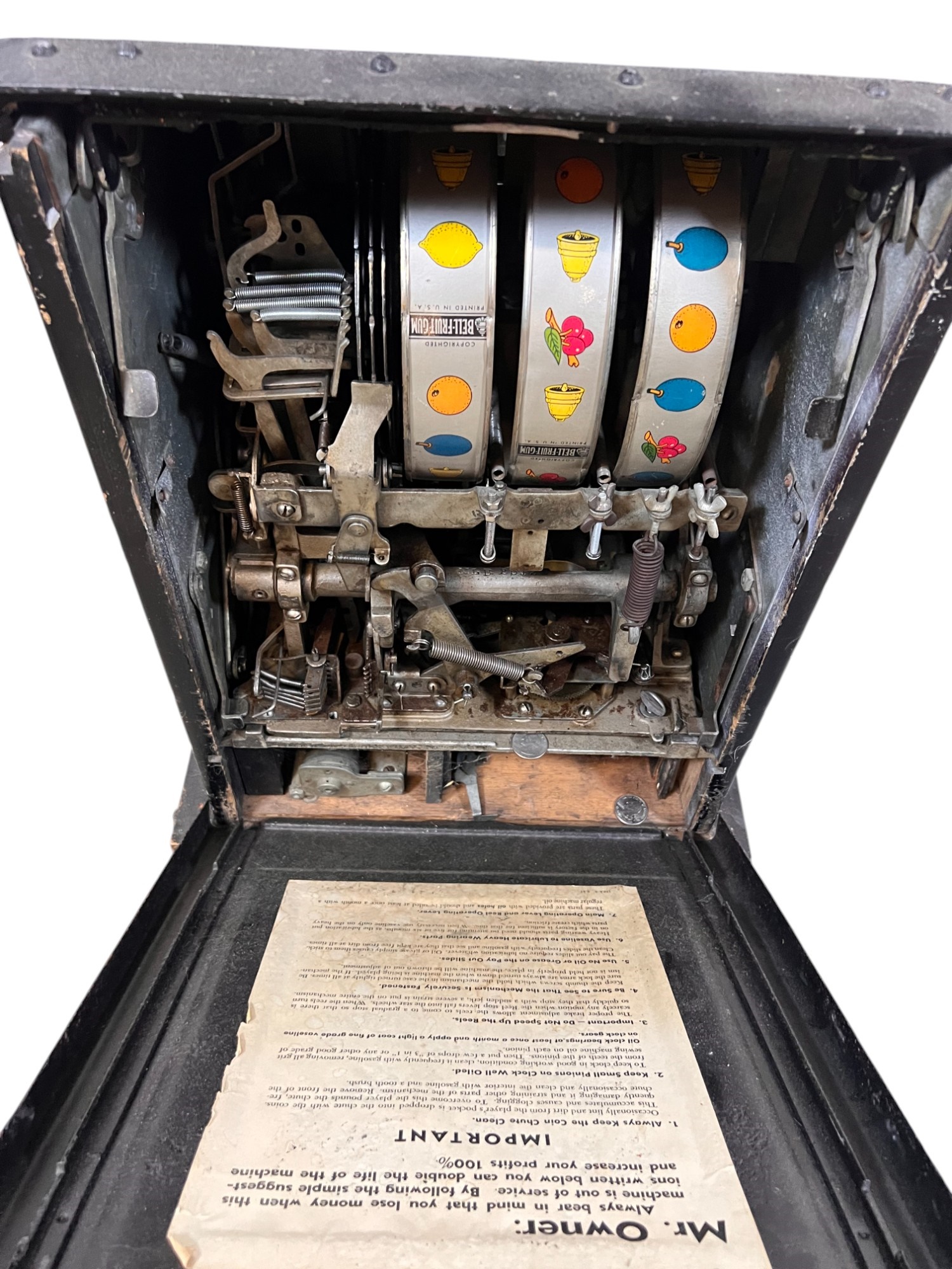 VINTAGE BELL FRUIT GUM JEWEL SLOT MACHINE #54198 | Auctionninja.com