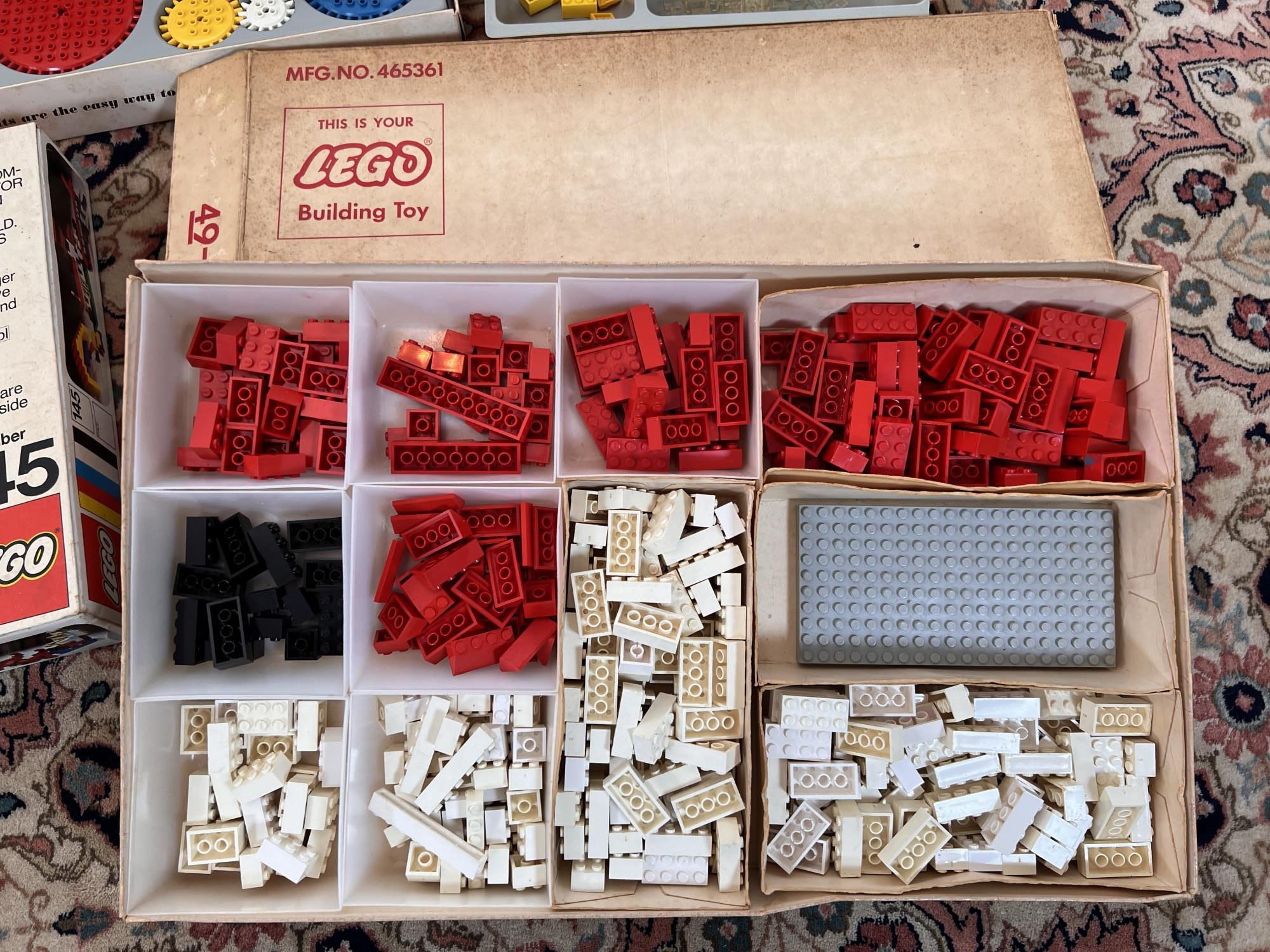 COLLECTION OF VINTAGE LEGO SETS #54620 | Auctionninja.com