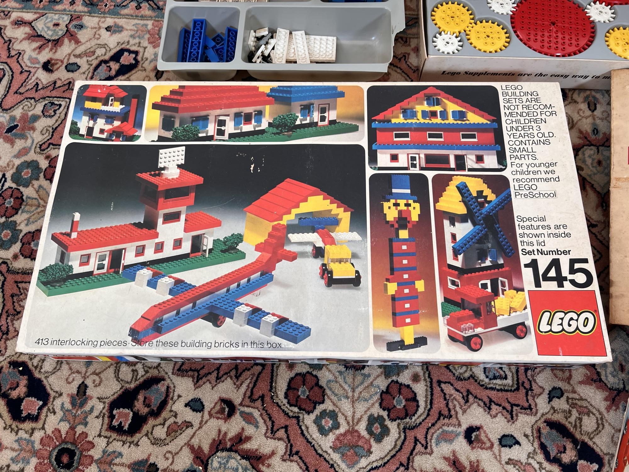 COLLECTION OF VINTAGE LEGO SETS #54620 | Auctionninja.com