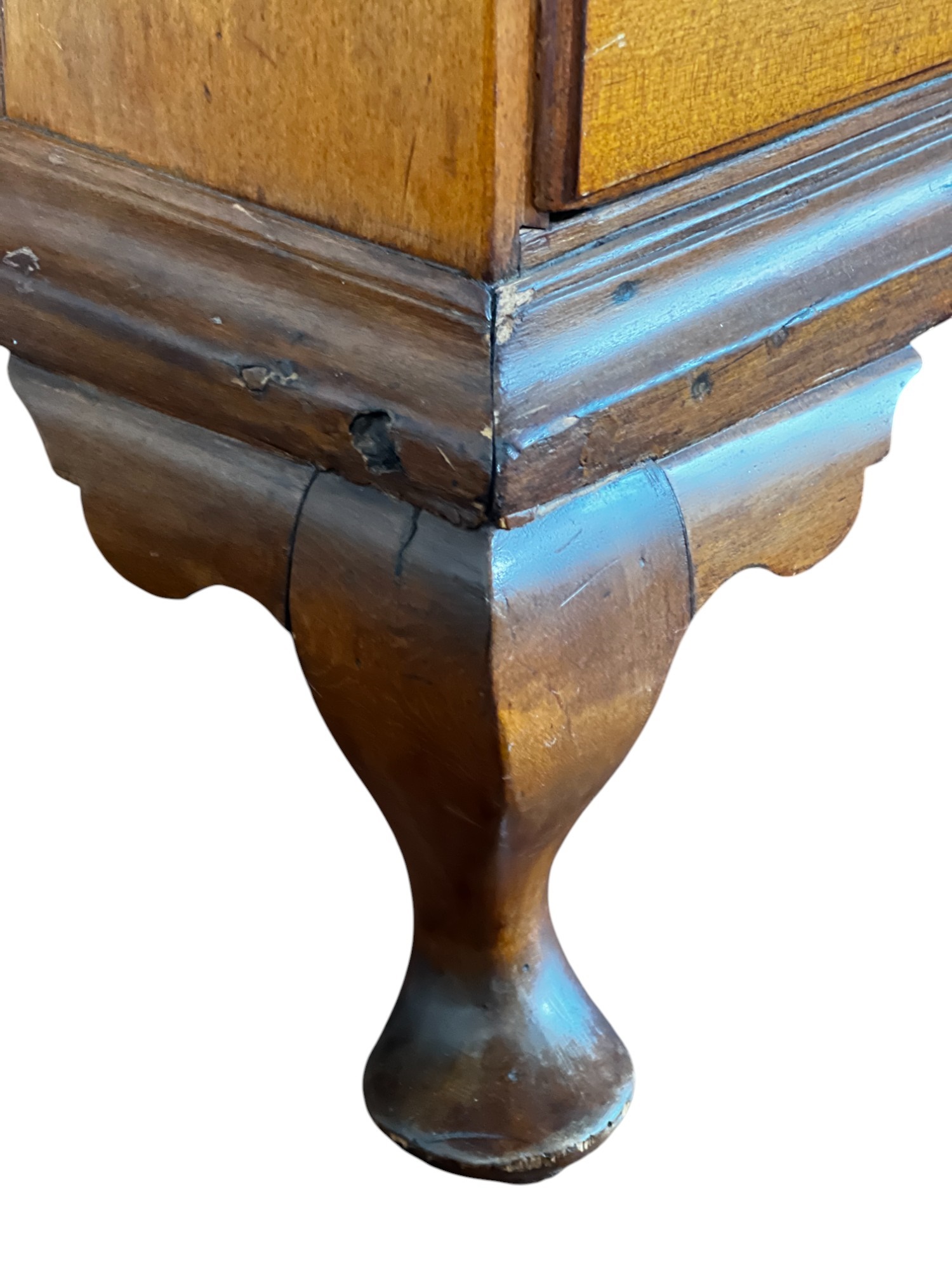 (18th c) QUEEN ANNE MAPLE FALL FRONT DESK #55471 | Auctionninja.com