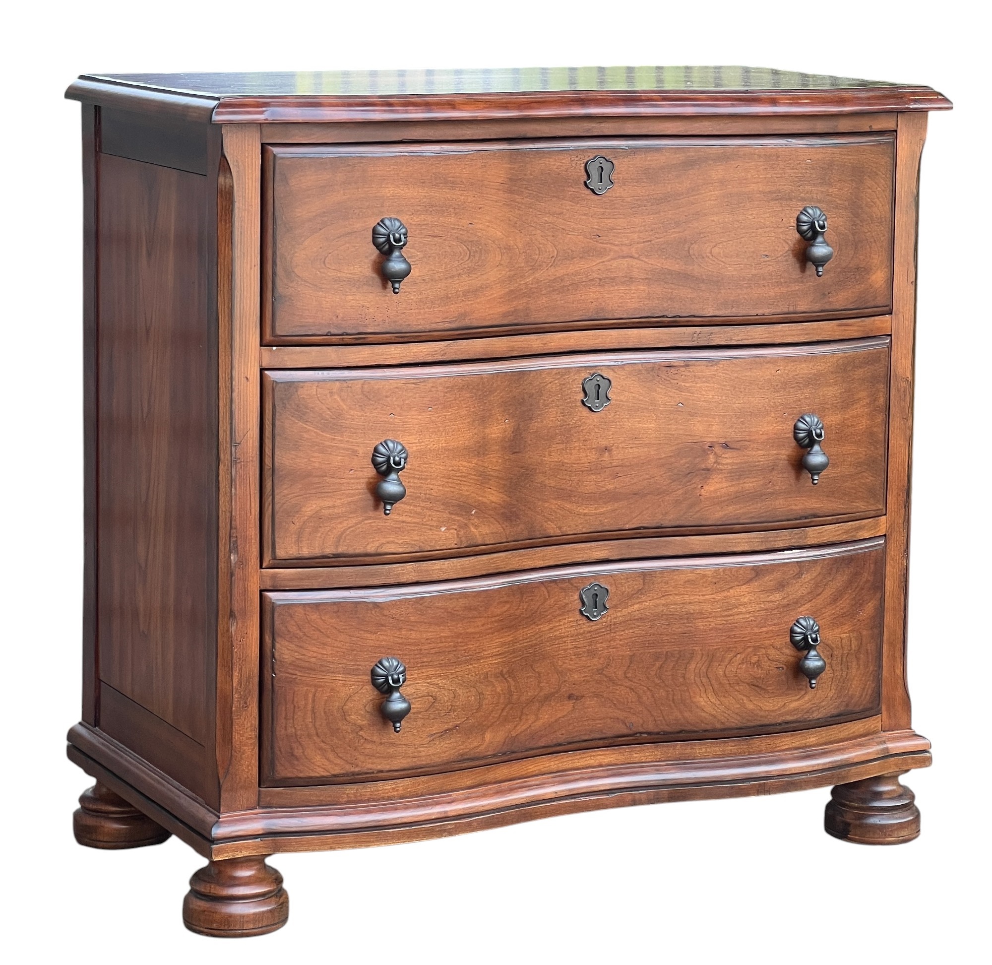 HARDEN SERPENTINE TOP MAHOGANY CHEST #56031 | Auctionninja.com
