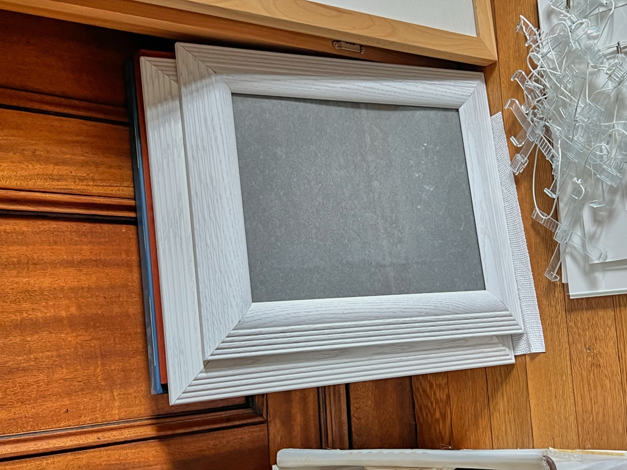LARGE GROUPING of PICTURE FRAMES #56067 | Auctionninja.com