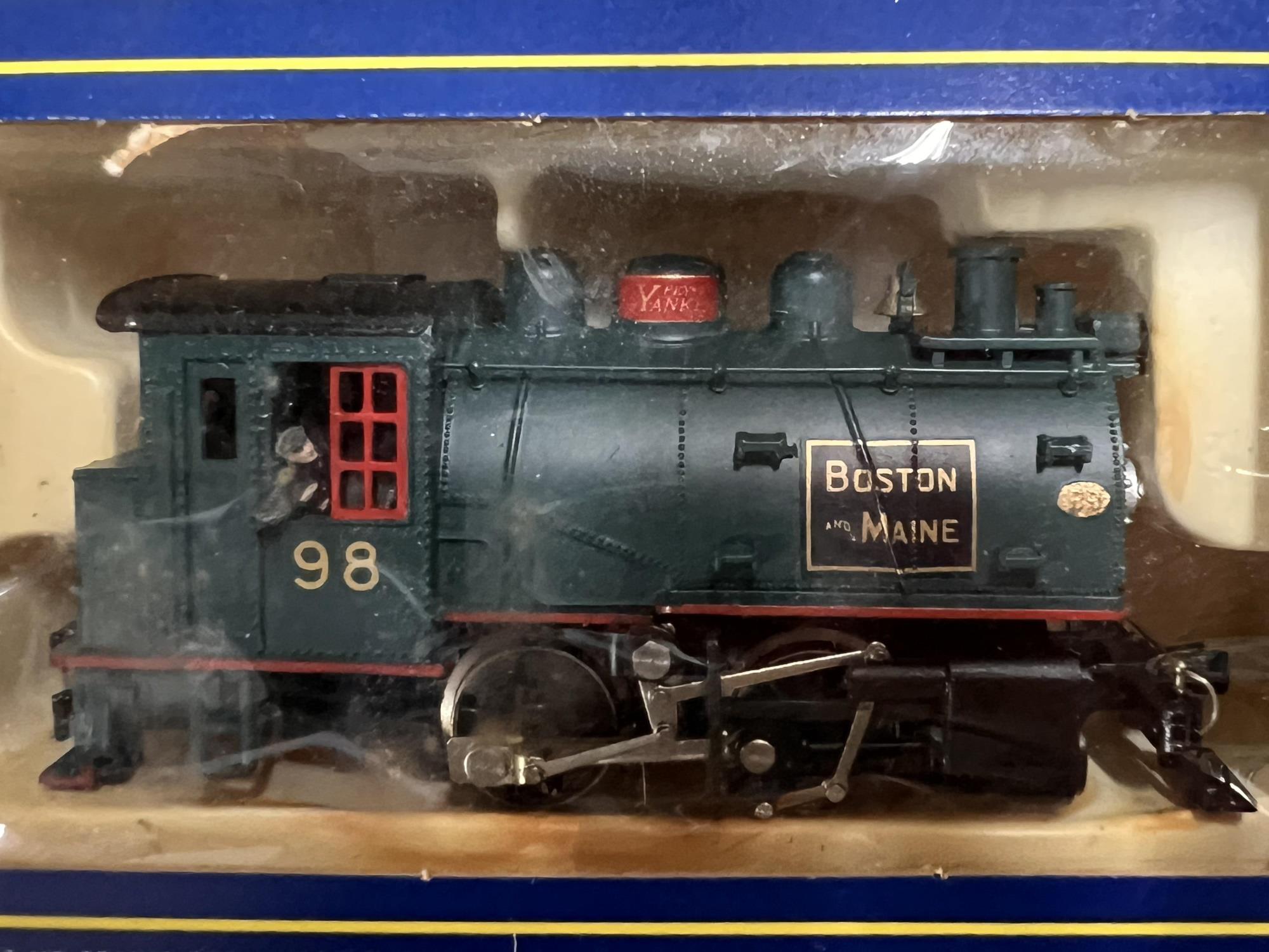 VINTAGE AHM TRAIN CAR AND ENGINES #56557 | Auctionninja.com