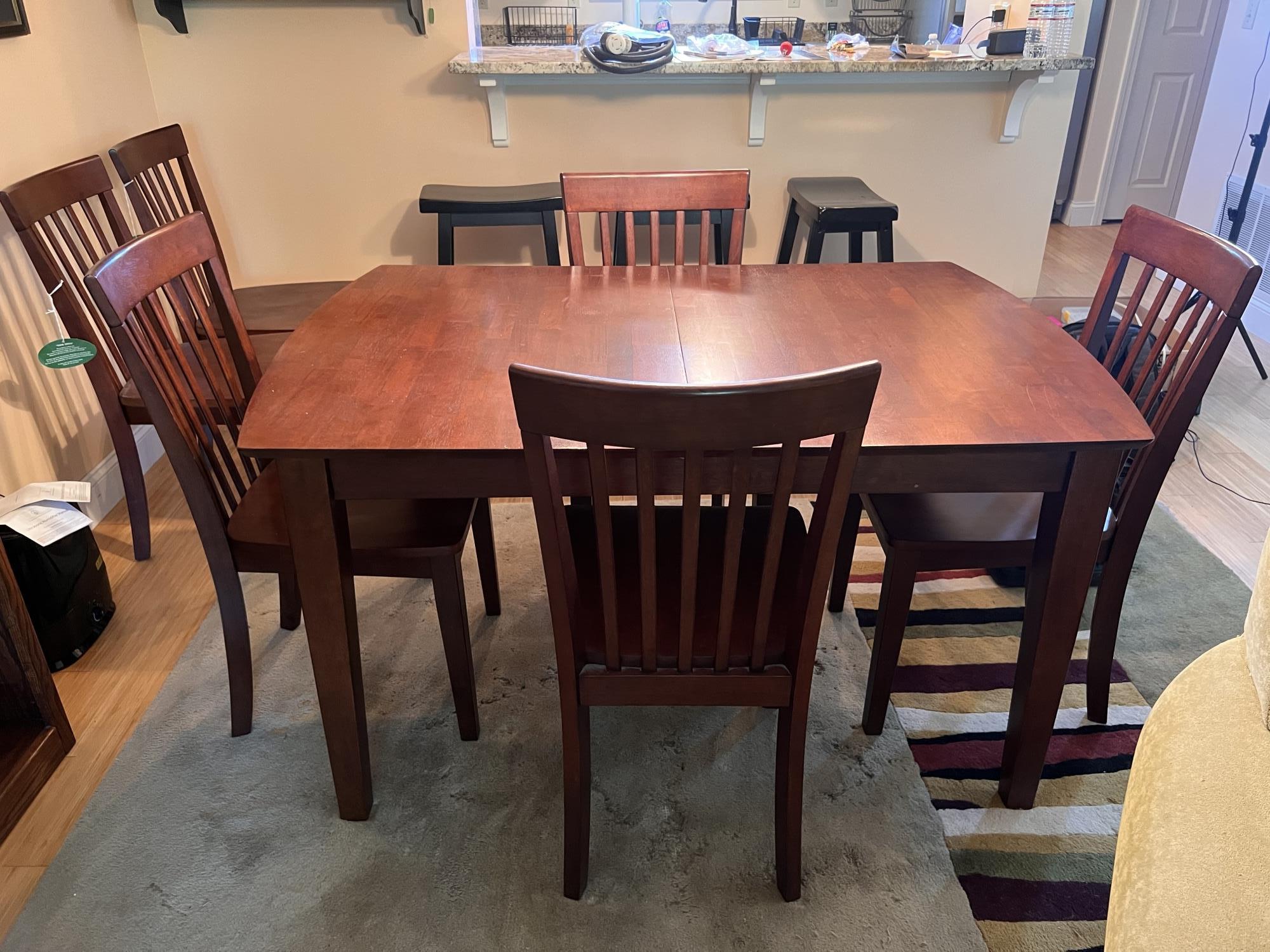 AMESBURY CHAIR CO DINING TABLE AND CHAIRS #56644 | Auctionninja.com
